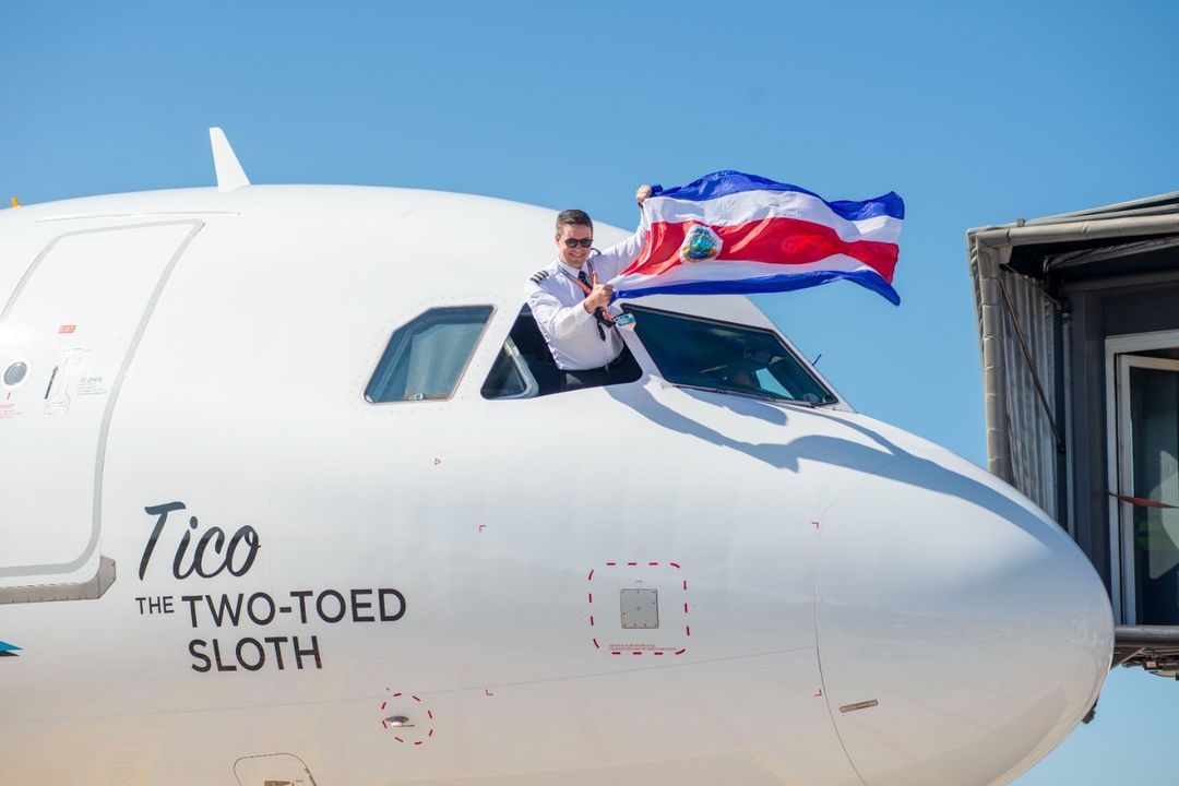Frontier Airlines Airbus A321neo Featuring Costa Rican Sloth Lands In ...
