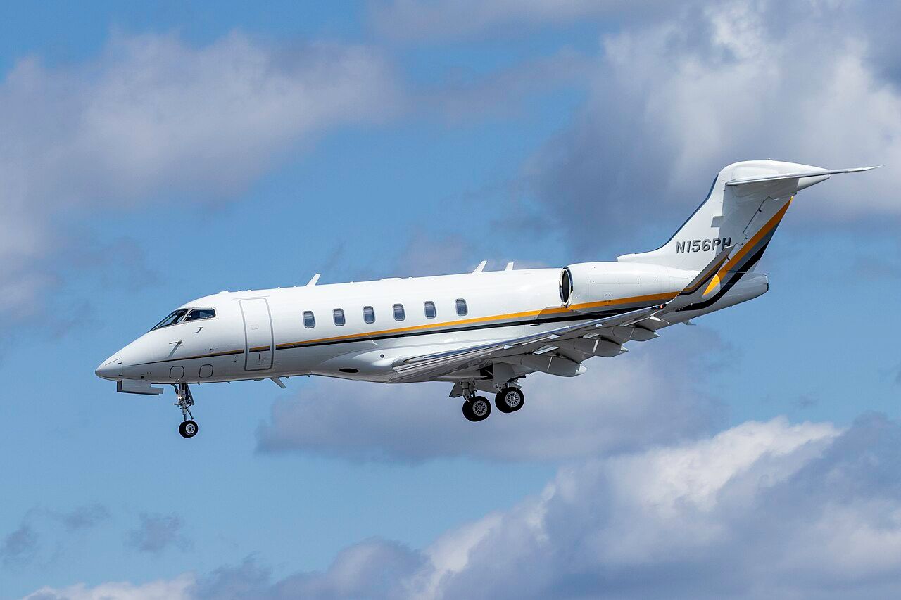 Top 5 Features That Made The Bombardier Challenger 300 So Popular