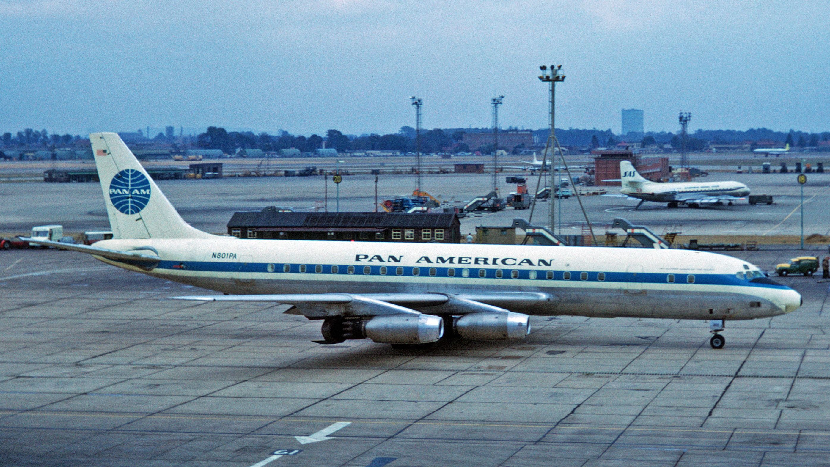 Vintage Quadjet: 5 Fun Facts About The Douglas DC-8