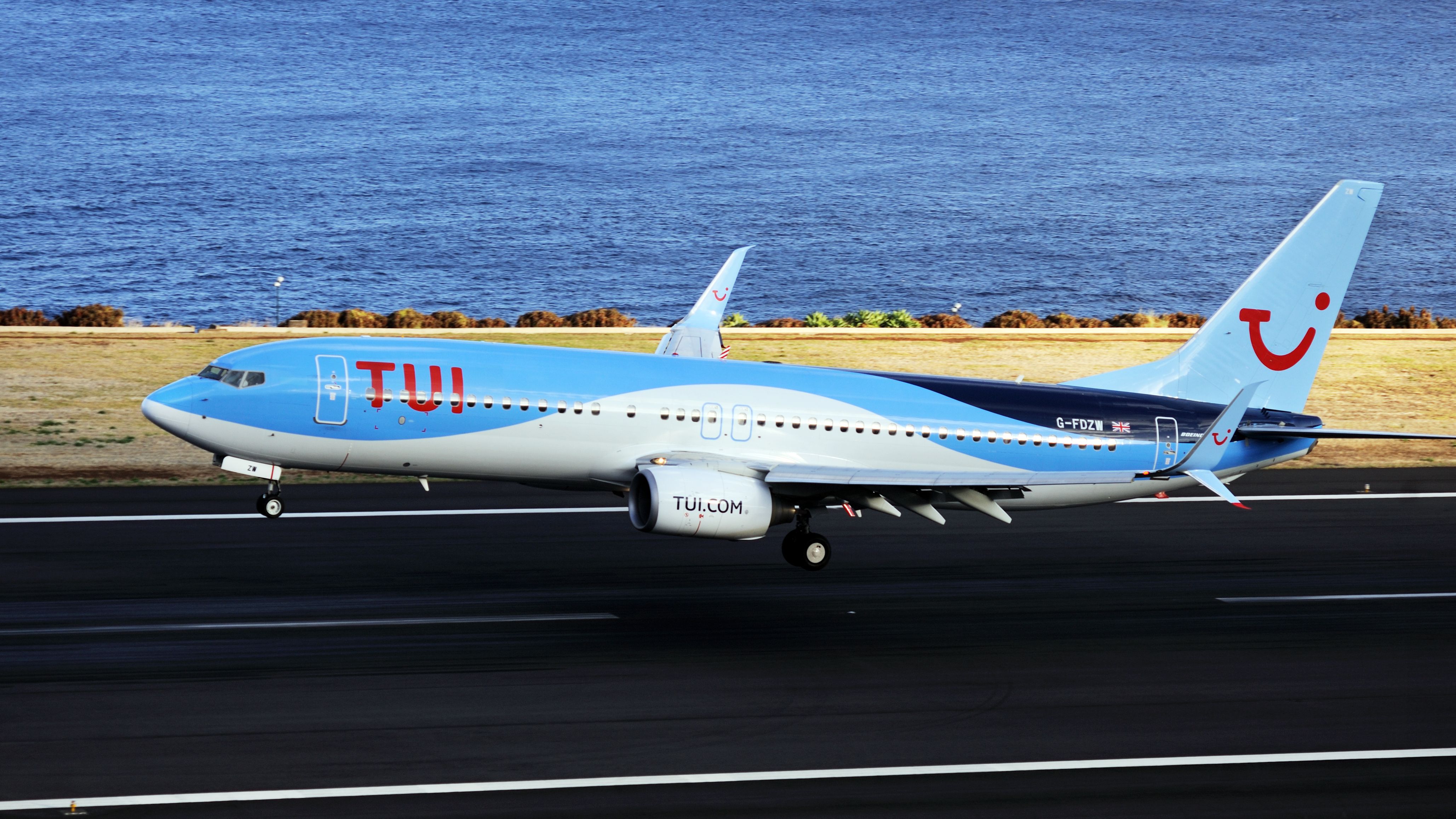 Nightmare Flight: After 60 Hours & 3 Diversions TUI Passengers Finally ...