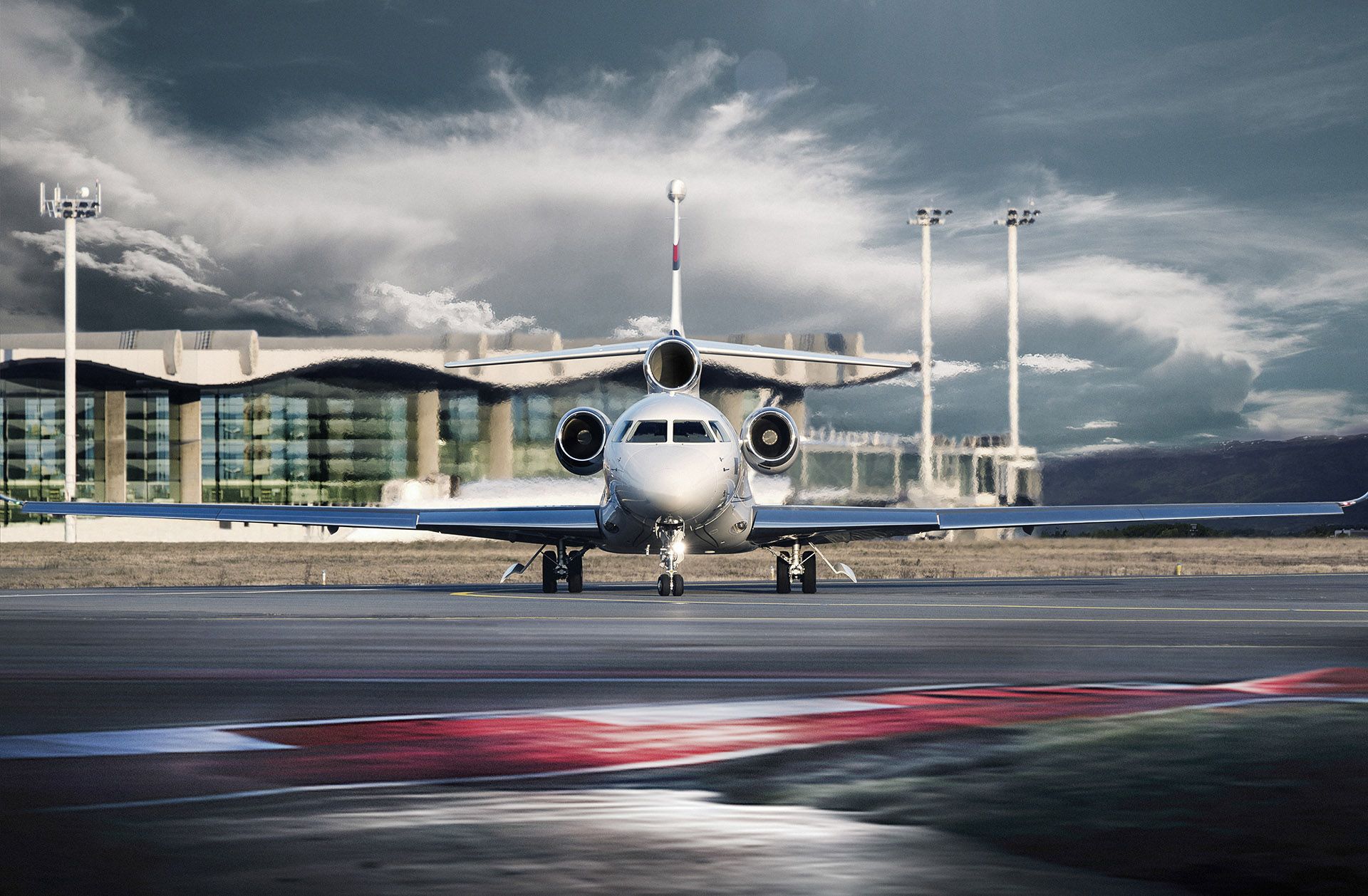 The Top 5 Features That Make the Dassault Falcon 8X The Ultimate Long ...