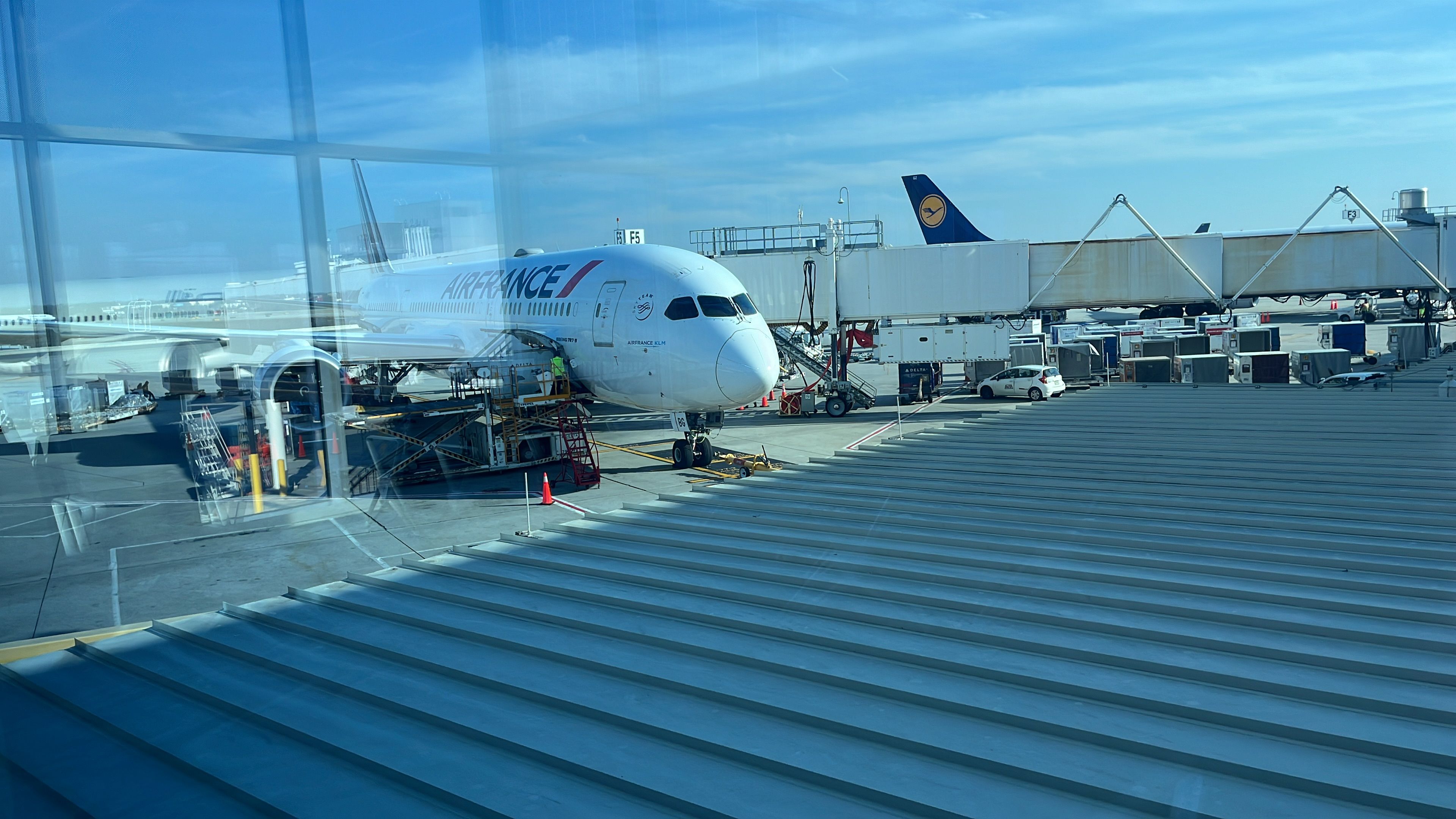 Flight Review: Air France Boeing 787-9 Dreamliner Economy Class From ...