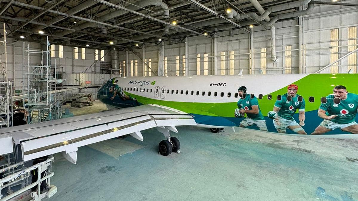 Aer Lingus Repaints Airbus A320 With New Irish Rugby Livery
