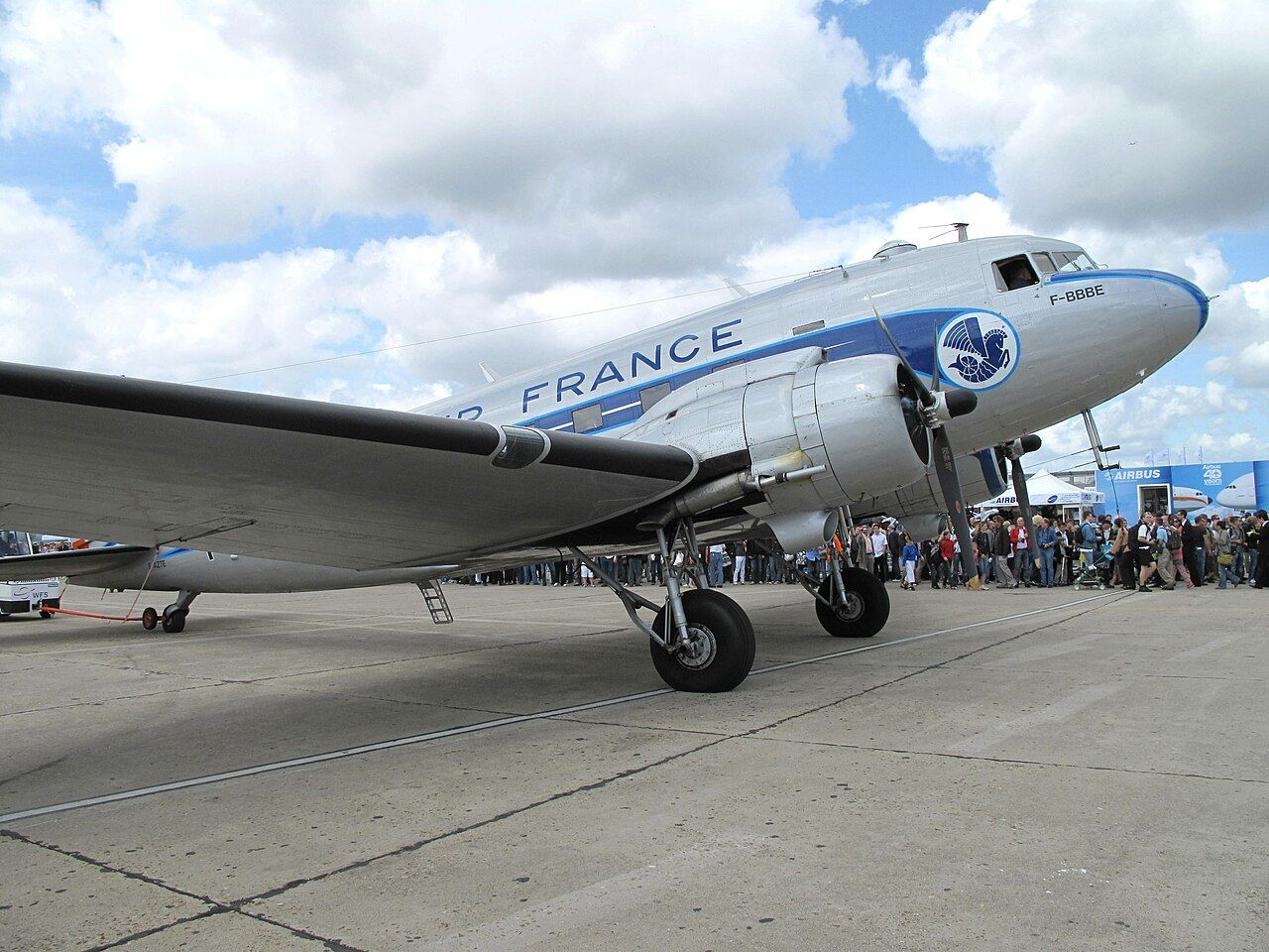 Cool: The Air France Douglas DC-3 That Was Restored To Flying Condition ...