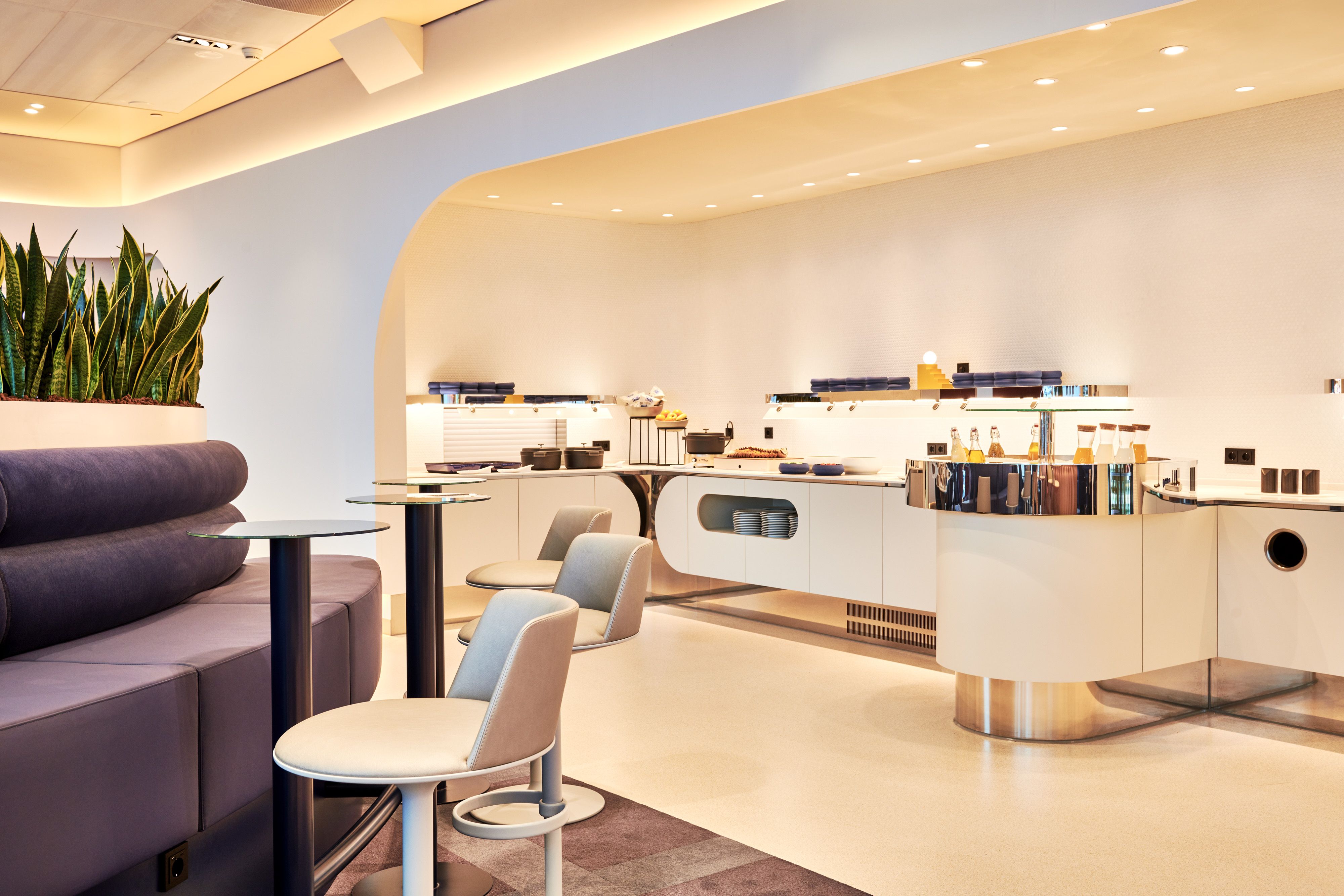Review: oneworld's New "Travel Bright" Lounge At Amsterdam Schiphol Airport