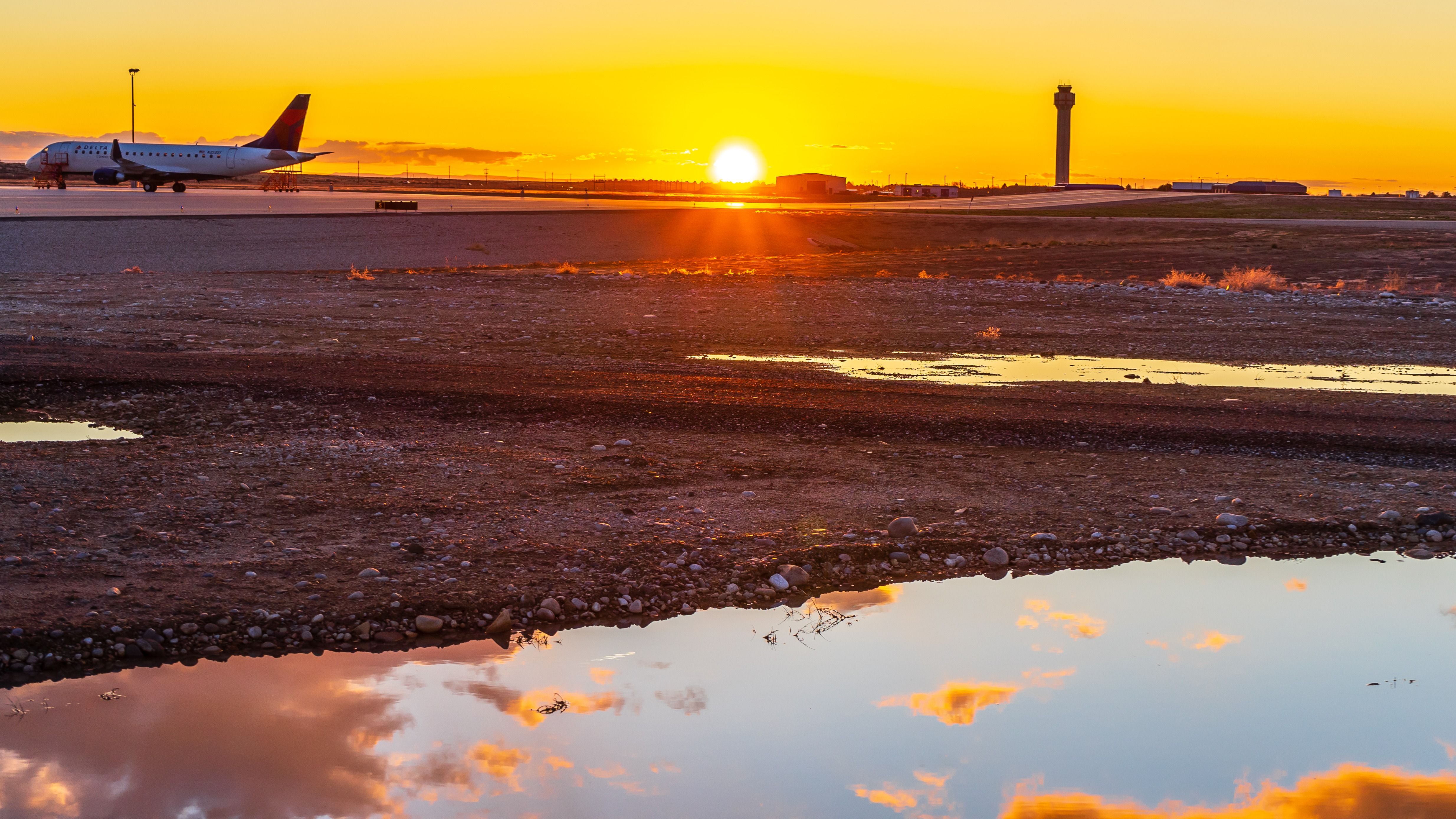 3 Dead After Hangar Collapses At Idaho's Boise Airport