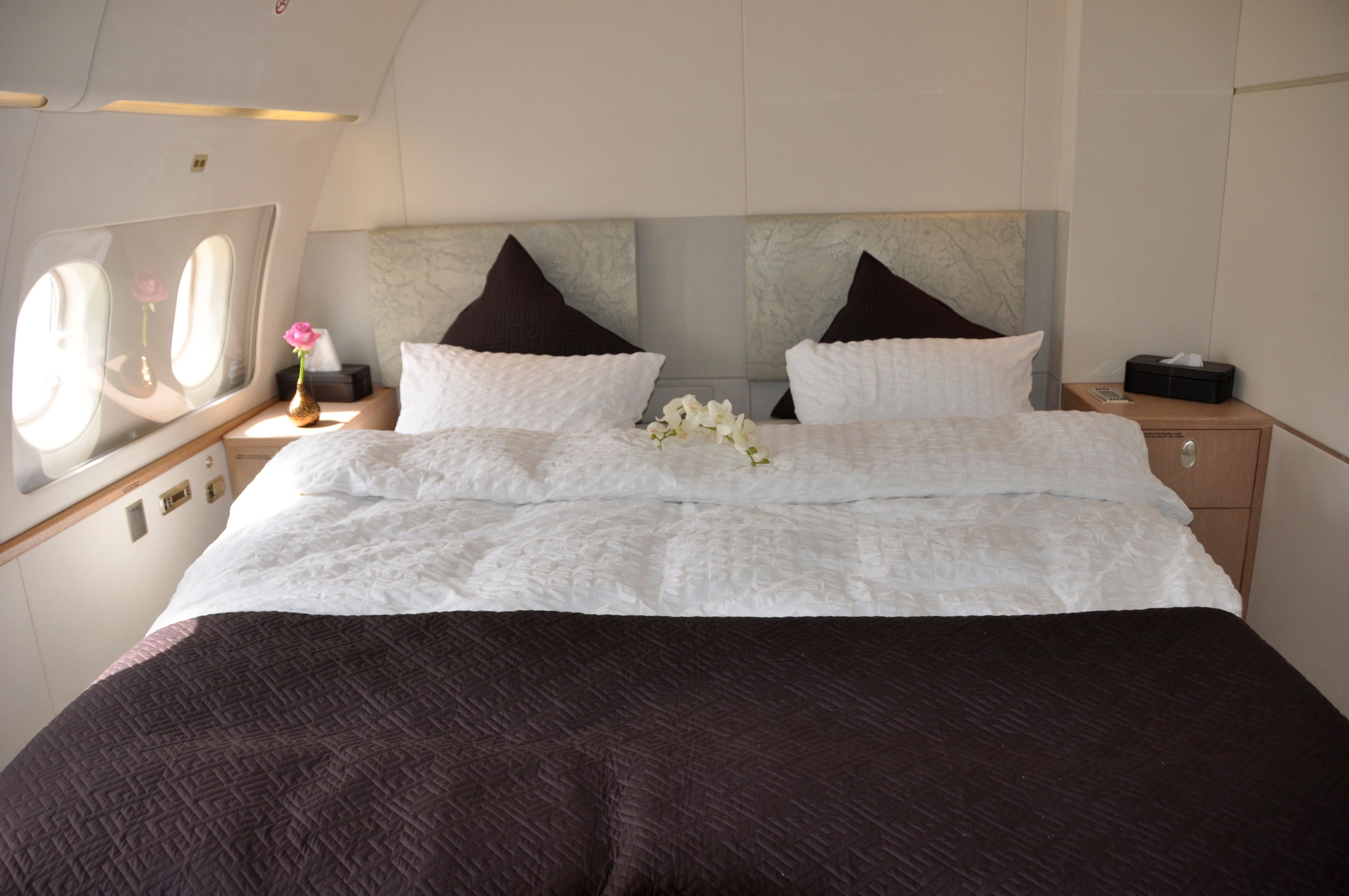 How Do Flight Attendants Adapt To The Closer Confines Of Private Jet Cabins