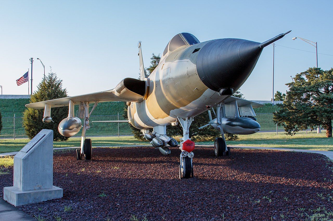 Mach 2 Fighter-Bomber: 5 Fast Facts About The Republic F-105 Thunderchief