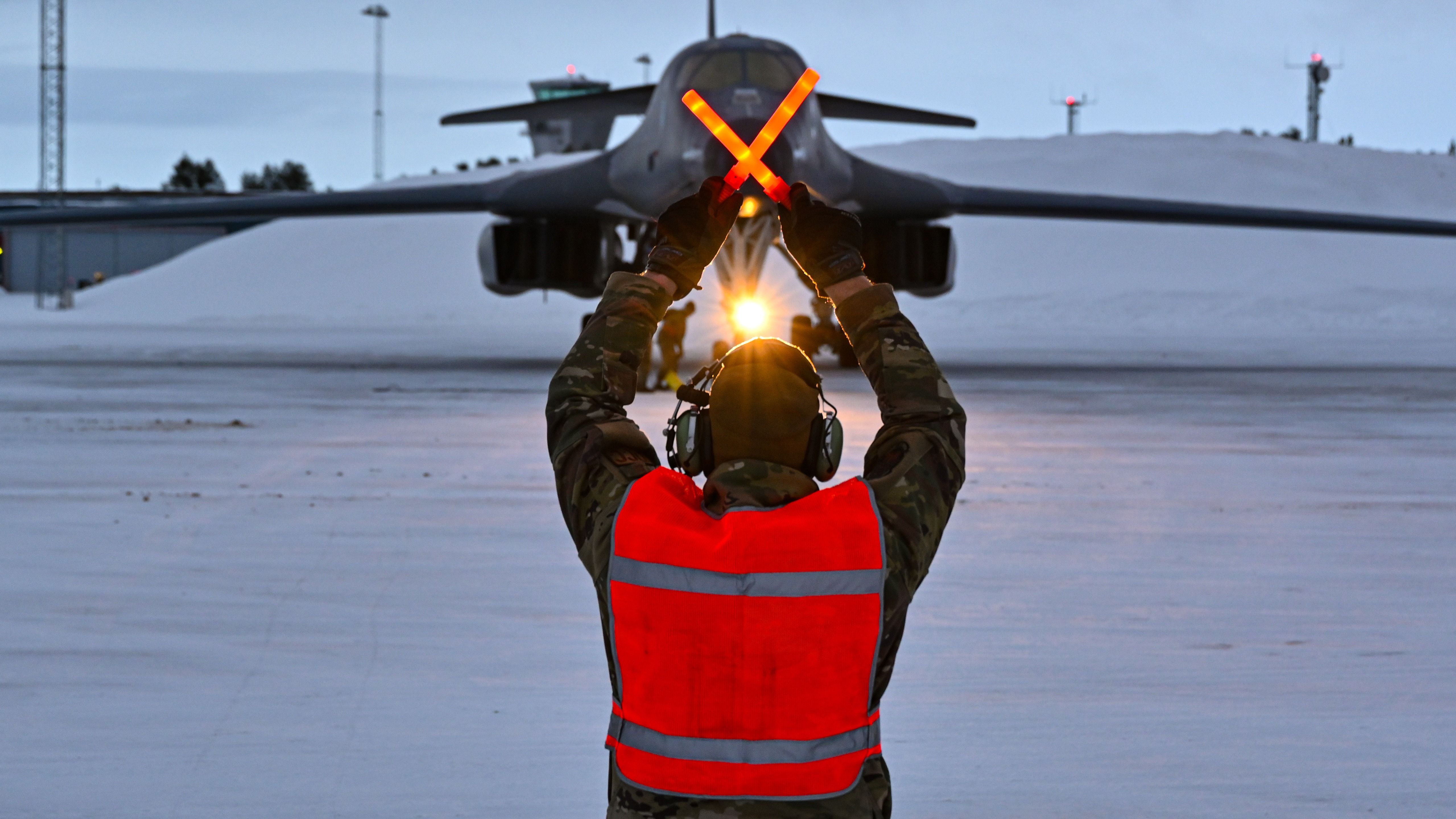 5 Fast Facts On The Powerhouse B-1B Lancer