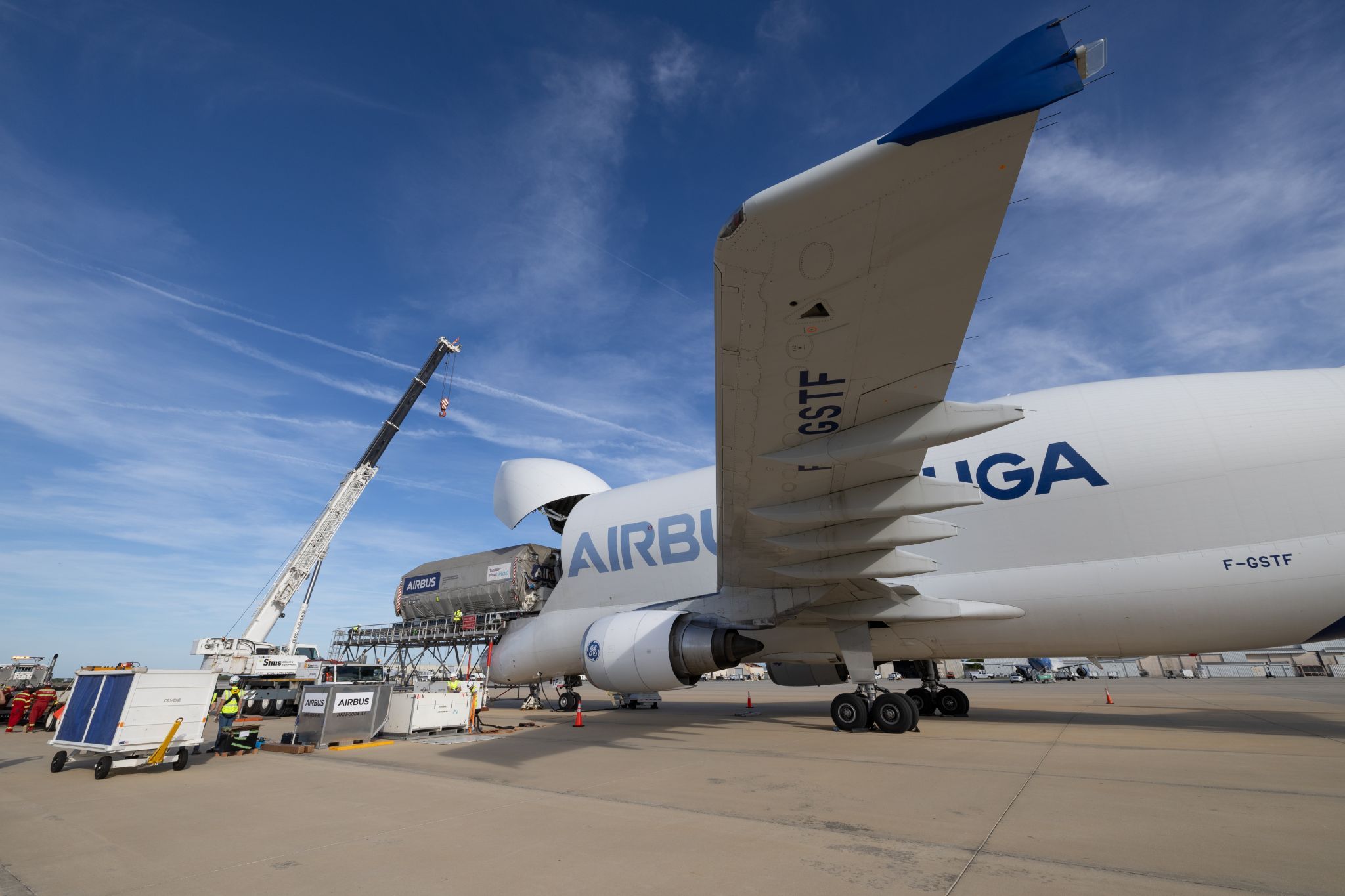 Airbus' Huge Beluga Took 3 Stops To Fly A Satellite Across The Atlantic ...