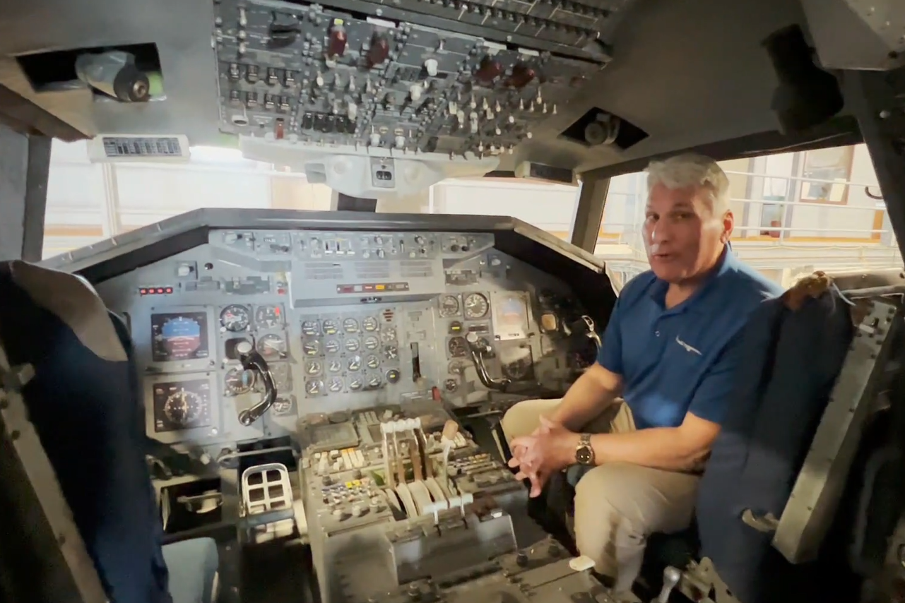 What Was The Cockpit On The Boeing 2707 Like?