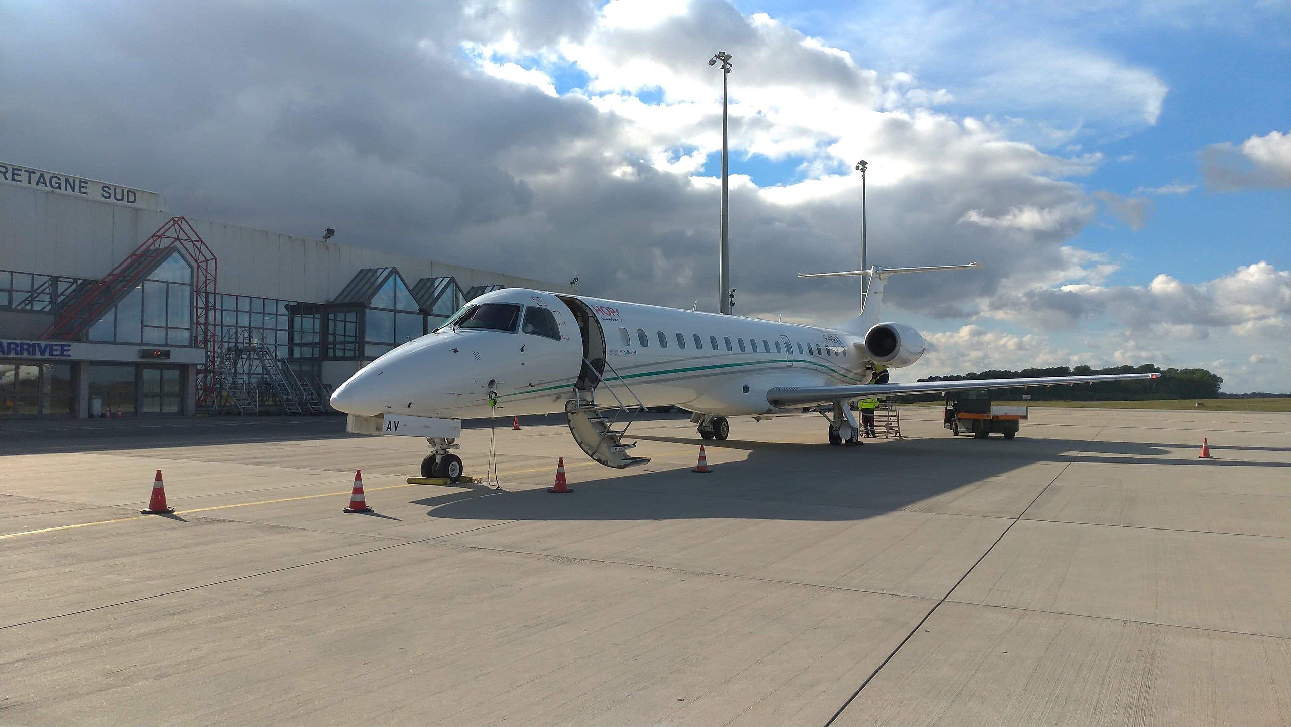 Approaching 50,000: The Embraer ERJs With The Most Hours