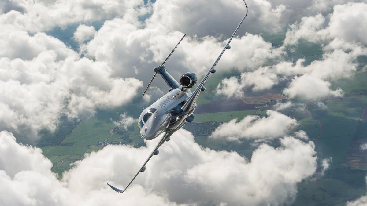 Explained: The Differences Between Corporate & Private Jets