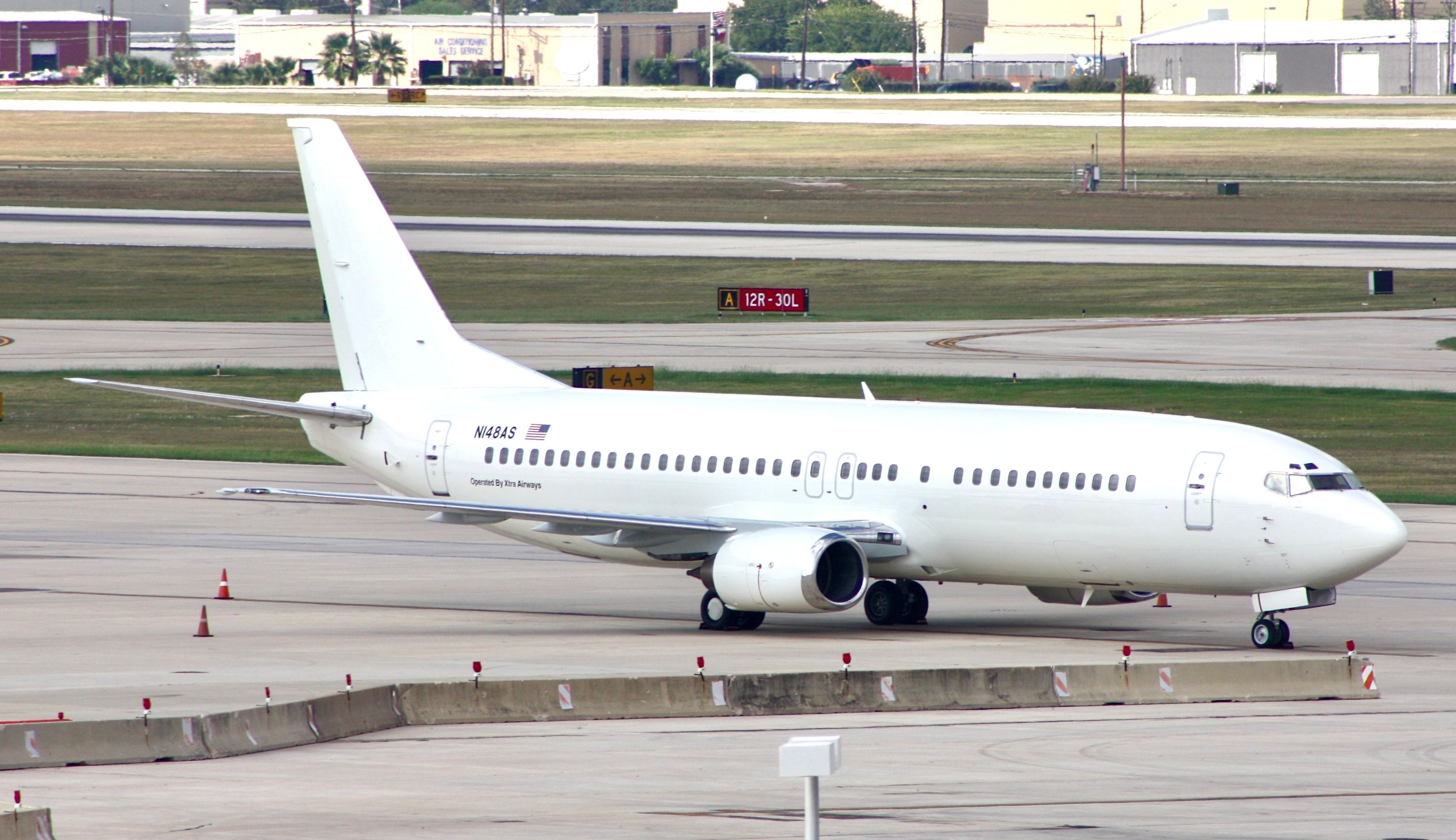 The Largest Boeing 737 Classic Variant: A Look At The Oldest Active 737 ...