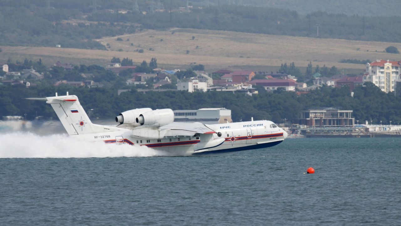 Beriev Be-200: What Should You Know About The World’s Only Amphibious ...