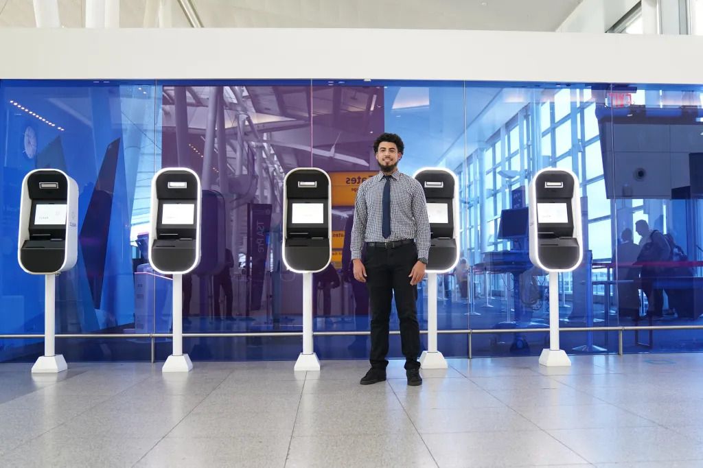 What Is The Difference Between TSA Precheck and CLEAR?