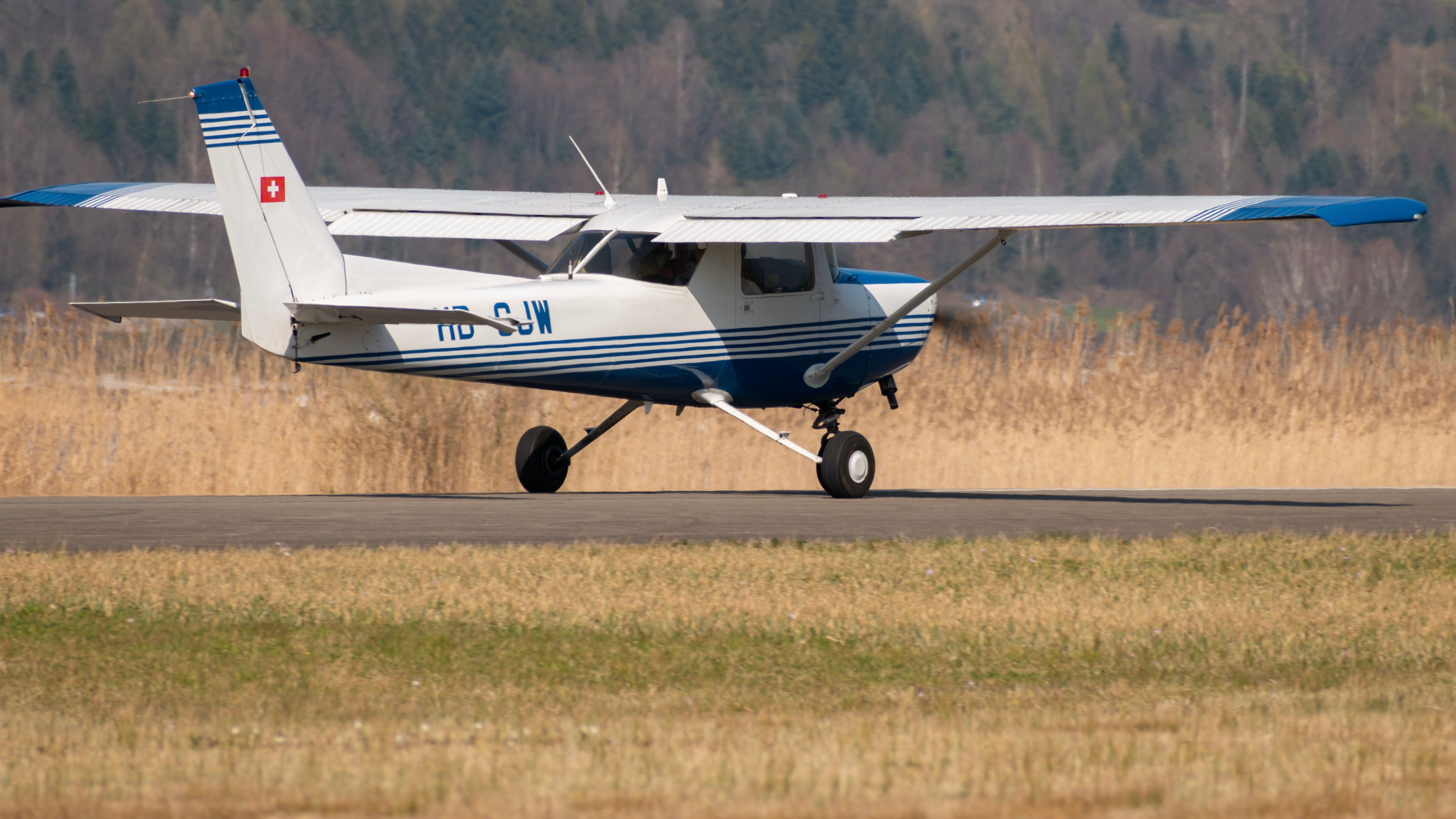 Cessna Single Engines: 6 Differences Between The Cessna 150 And The ...