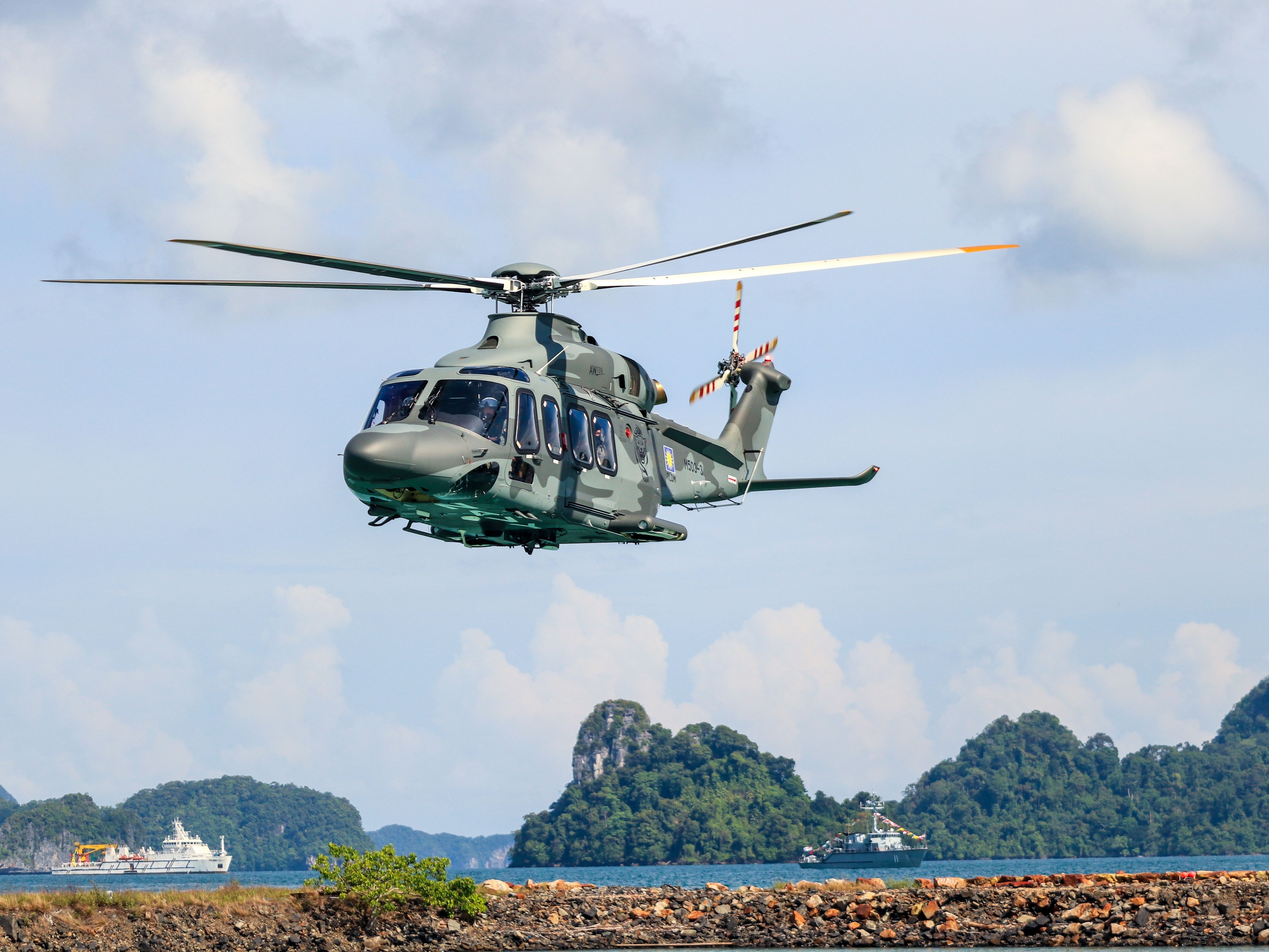 Breaking: 10 Killed As 2 Helicopters Crash During Training Exercise For ...