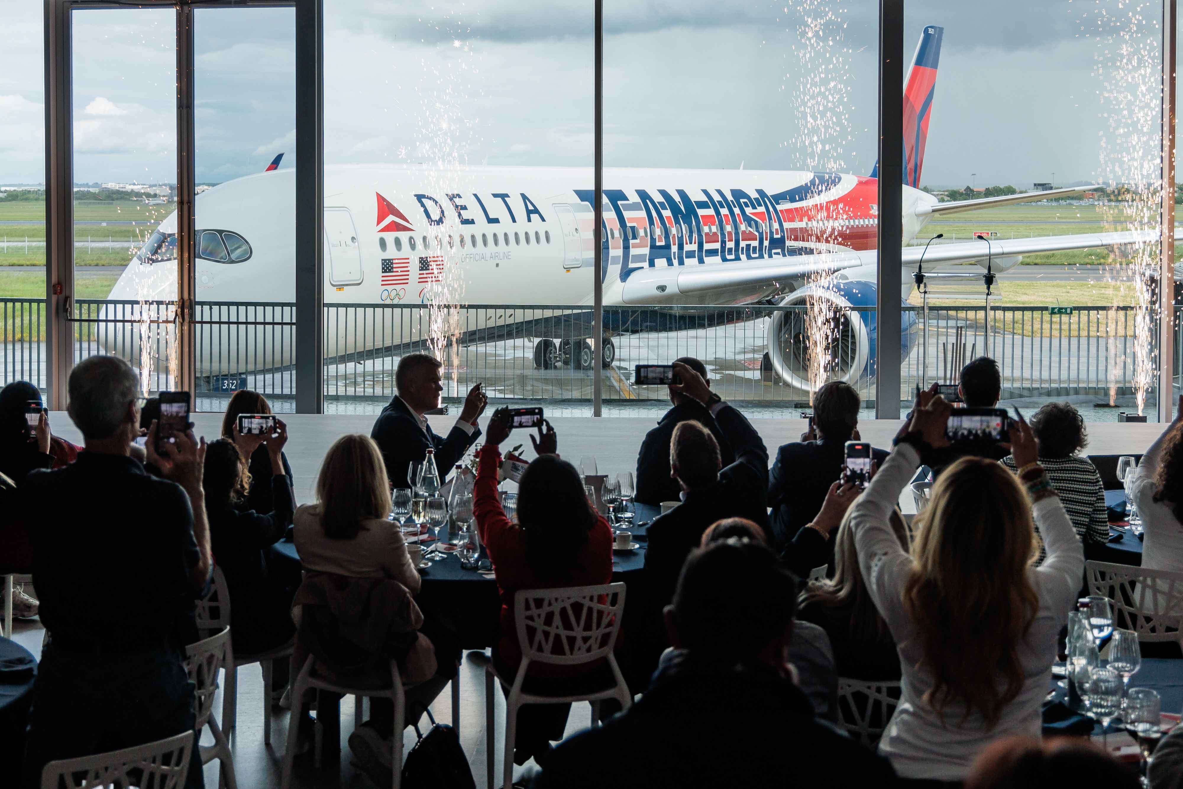 Delivery Flight: Delta Air Lines' New #TeamUSA Airbus A350 Is Ready For ...