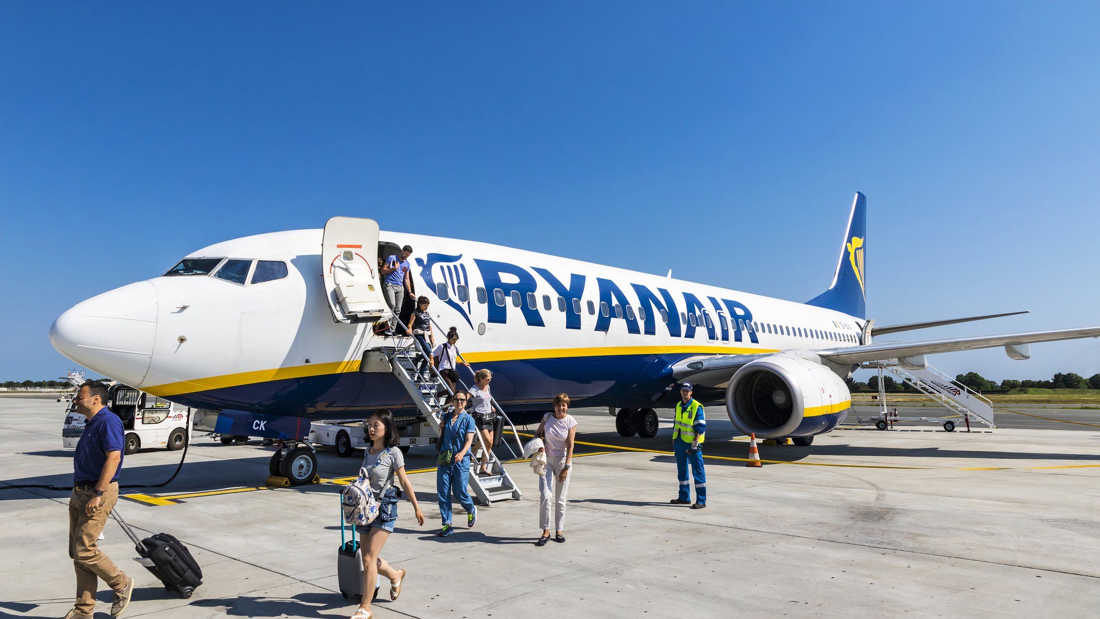 Ryanair Closes Bordeaux Airport Base Due To Costs, Opens 2nd Maintenace ...
