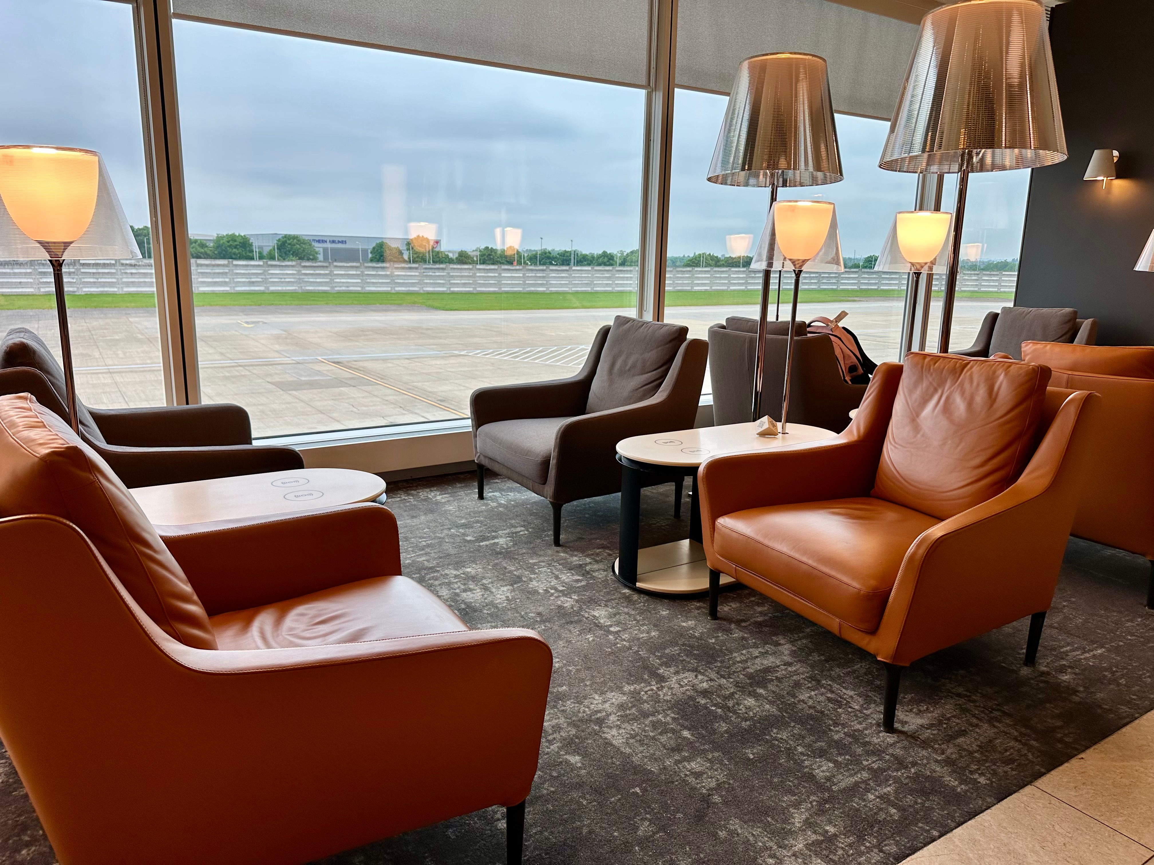Stunning: We Review Qatar Airways London Heathrow Premium Lounge At T4