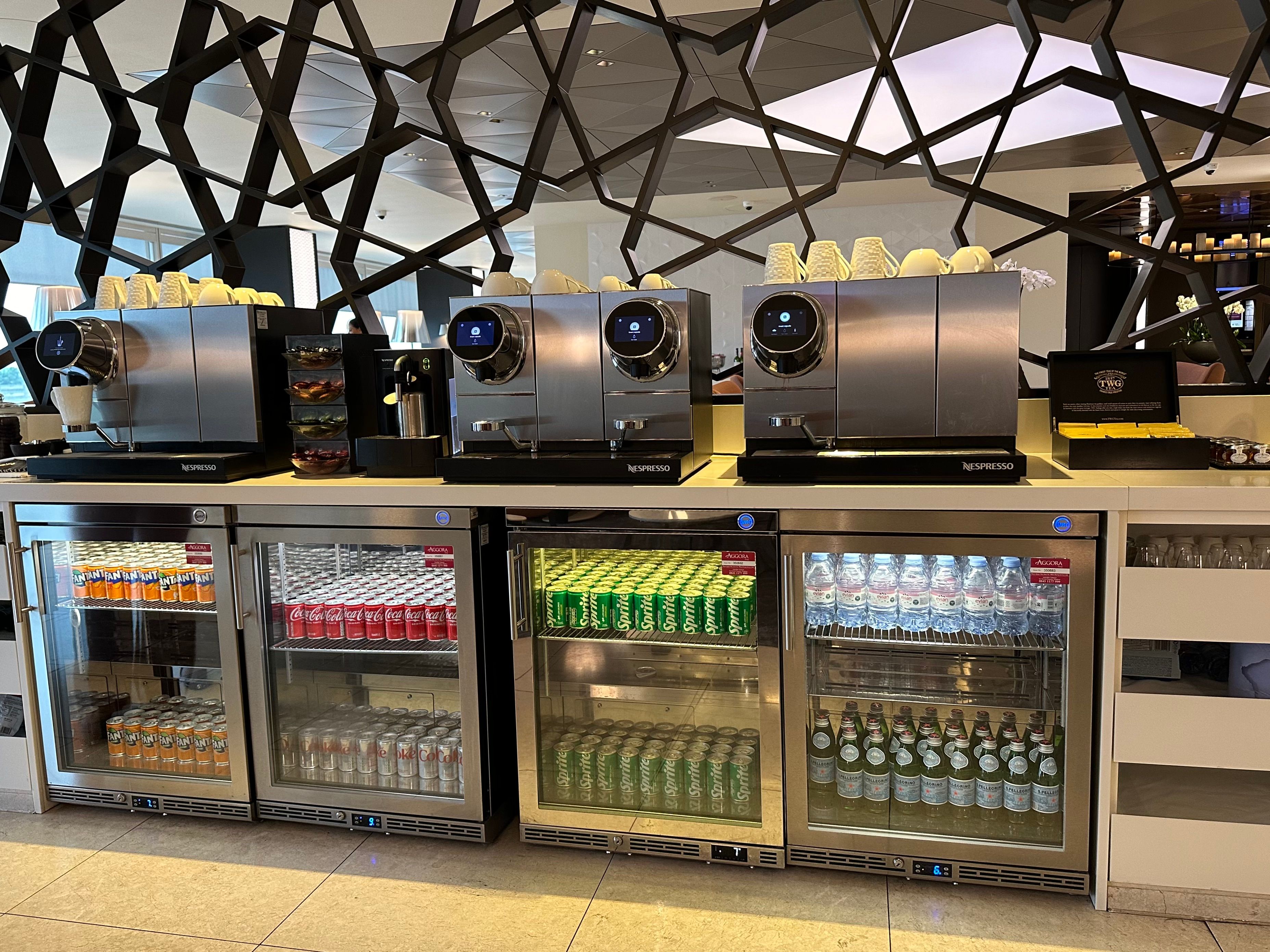 Stunning: We Review Qatar Airways London Heathrow Premium Lounge At T4