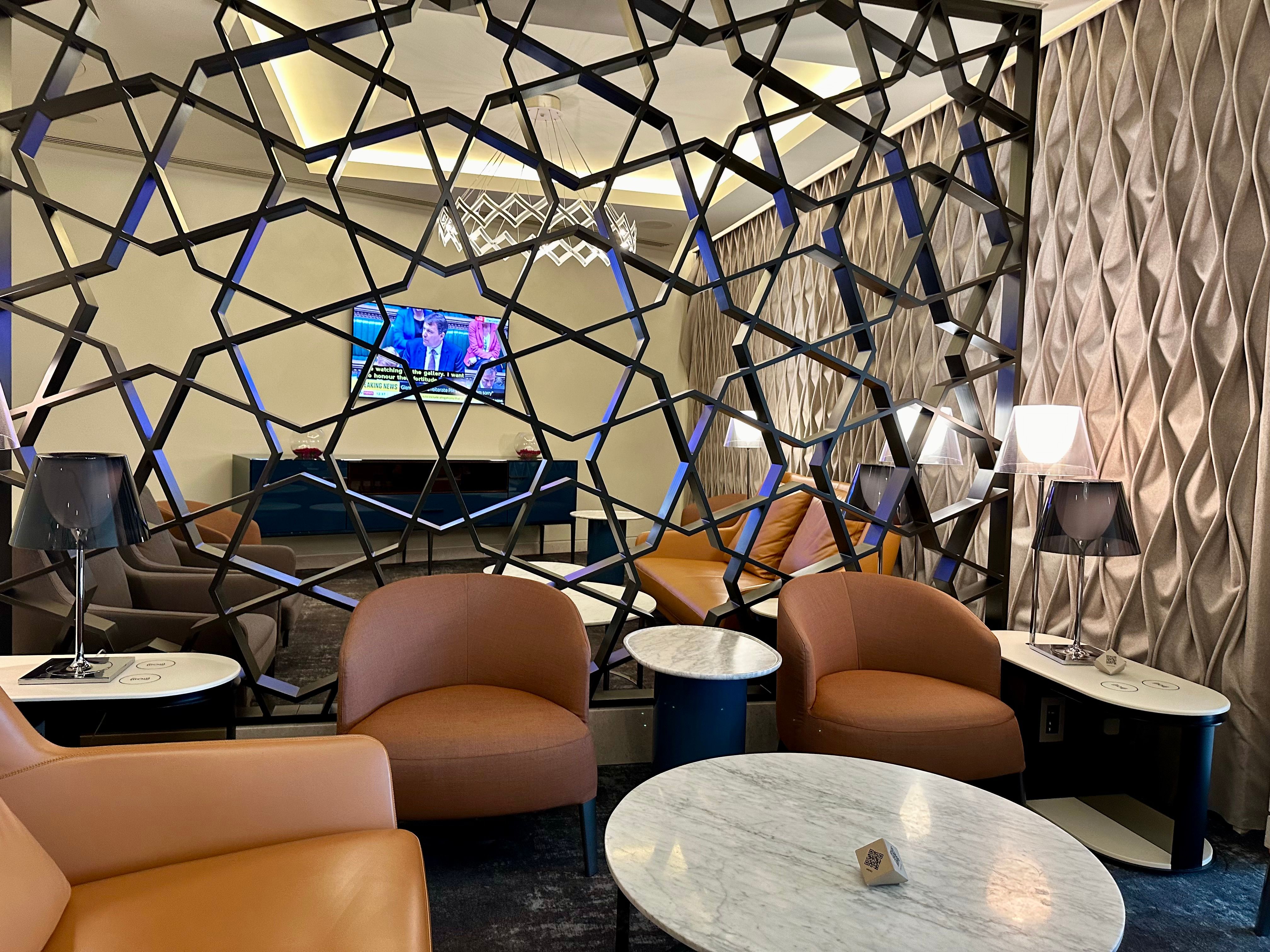 Stunning: We Review Qatar Airways London Heathrow Premium Lounge At T4