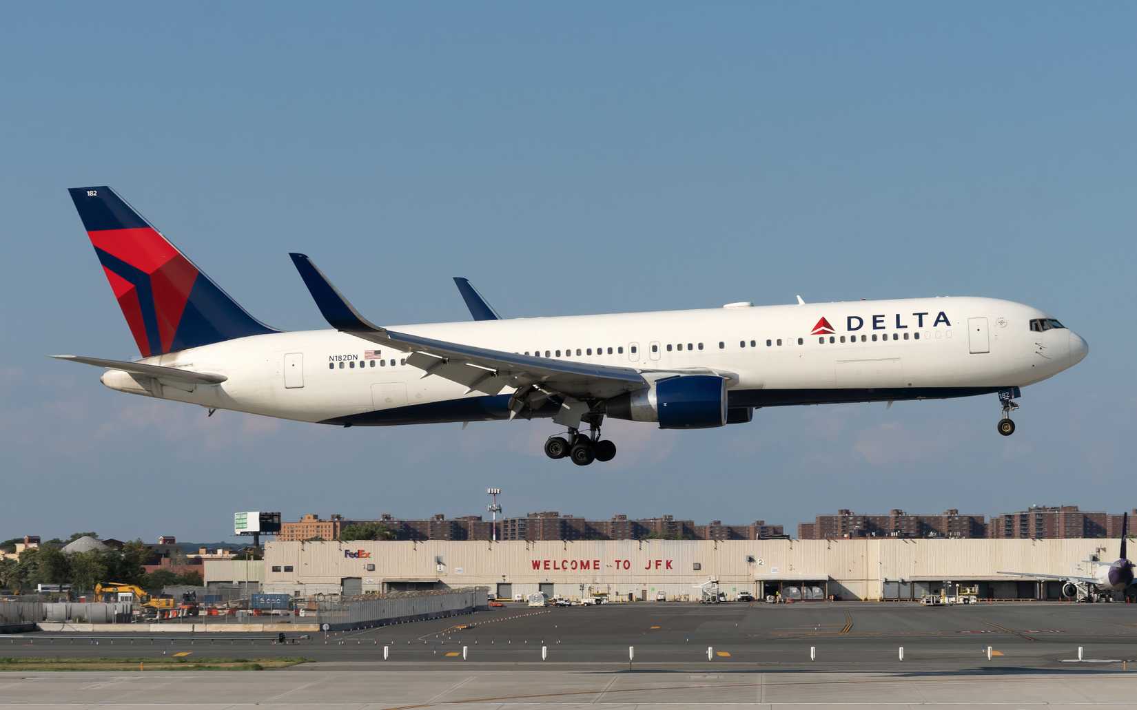 Delta Air Lines Sees $2.3 Billion Income Q2 & Operating Margin Of 14.7%