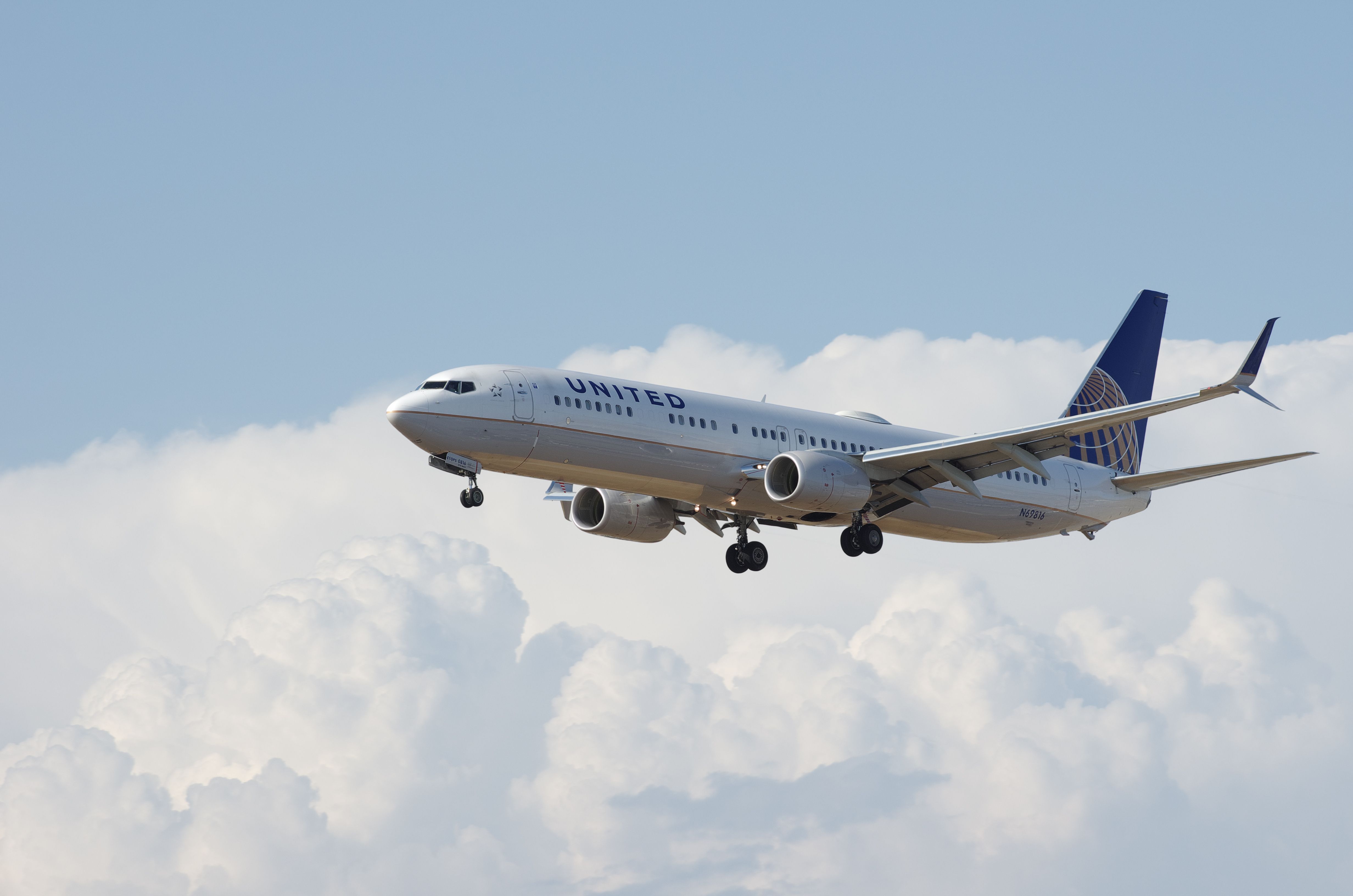 A Norwegian Boeing 737 Has Been Stuck in Iran For Almost 6 Weeks Now