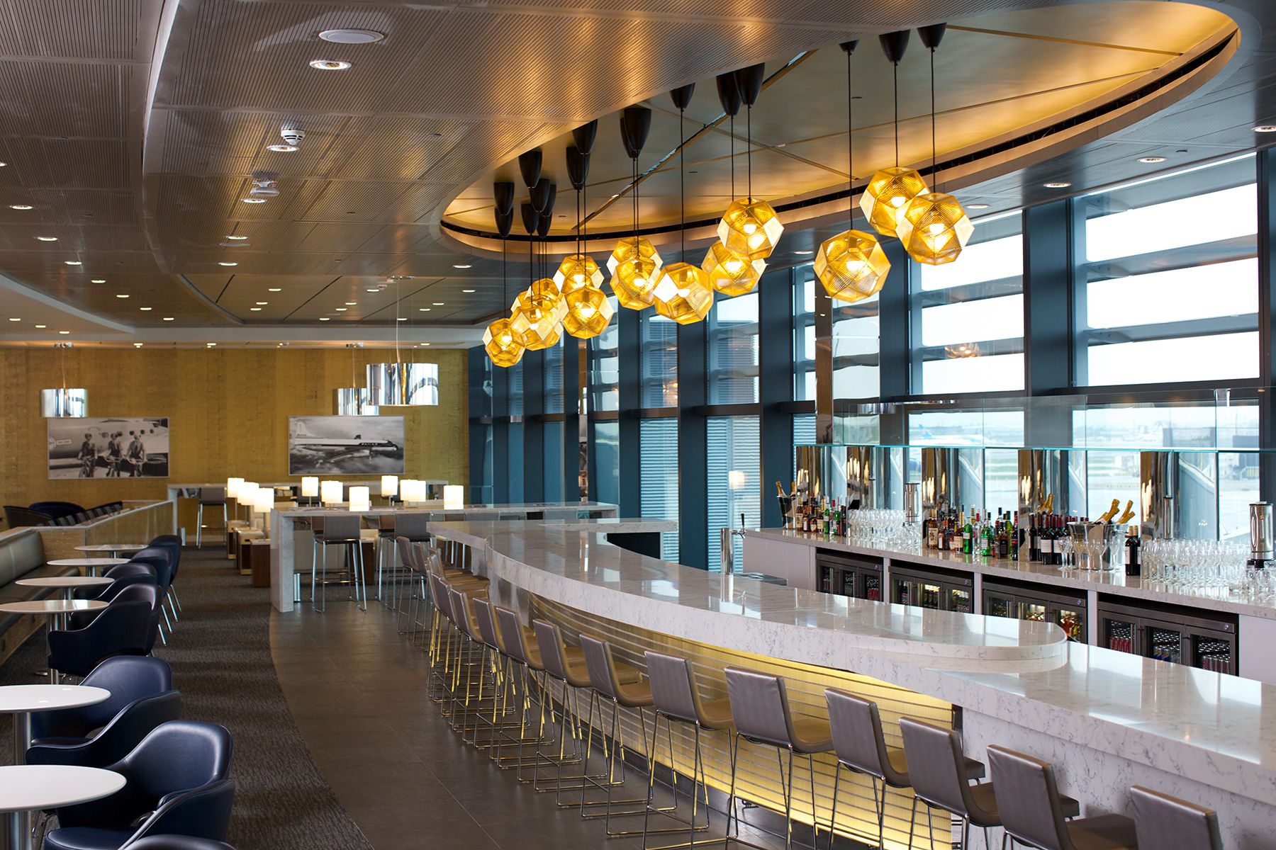 United Airlines Opens Grab & Go Lounge At Houston's George Bush ...