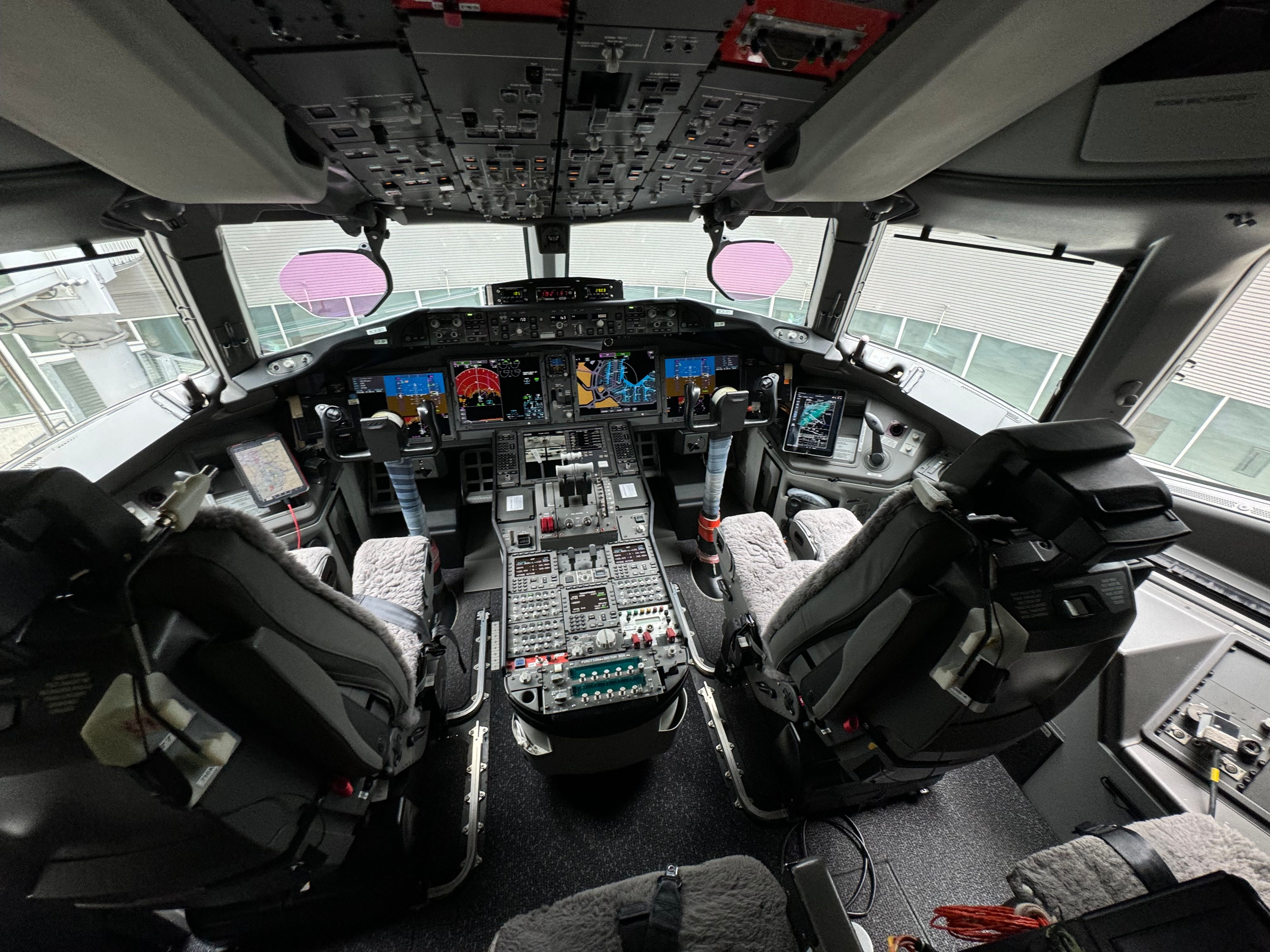 Boeing 777x Cockpit