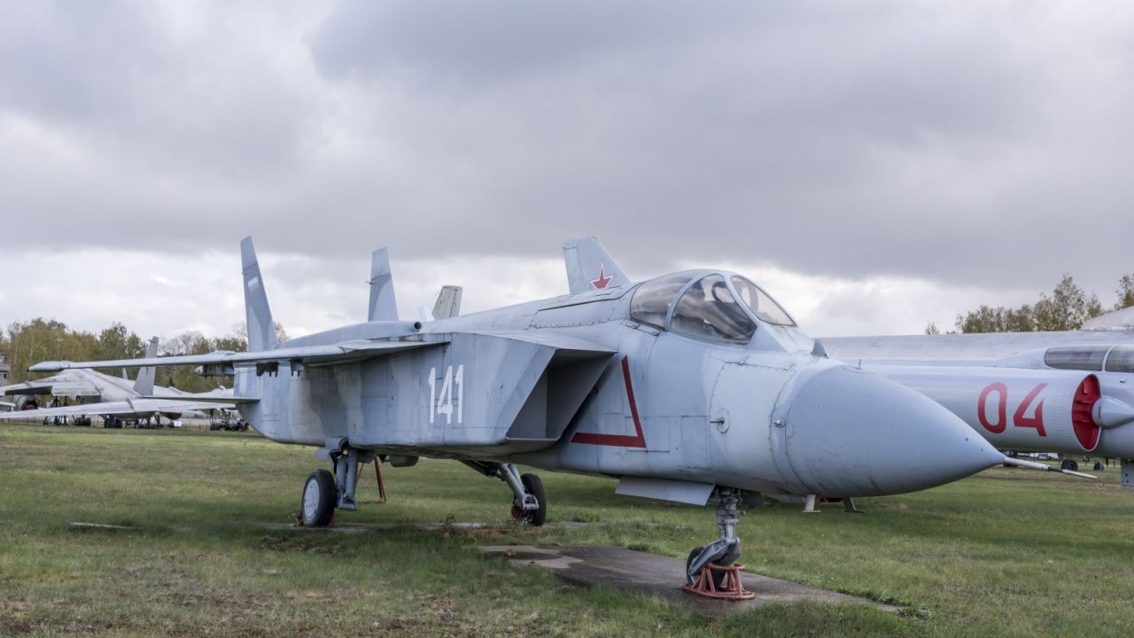 Russia May Develop 5th & 6th Generation VTOL Fighters Based On YAK-141