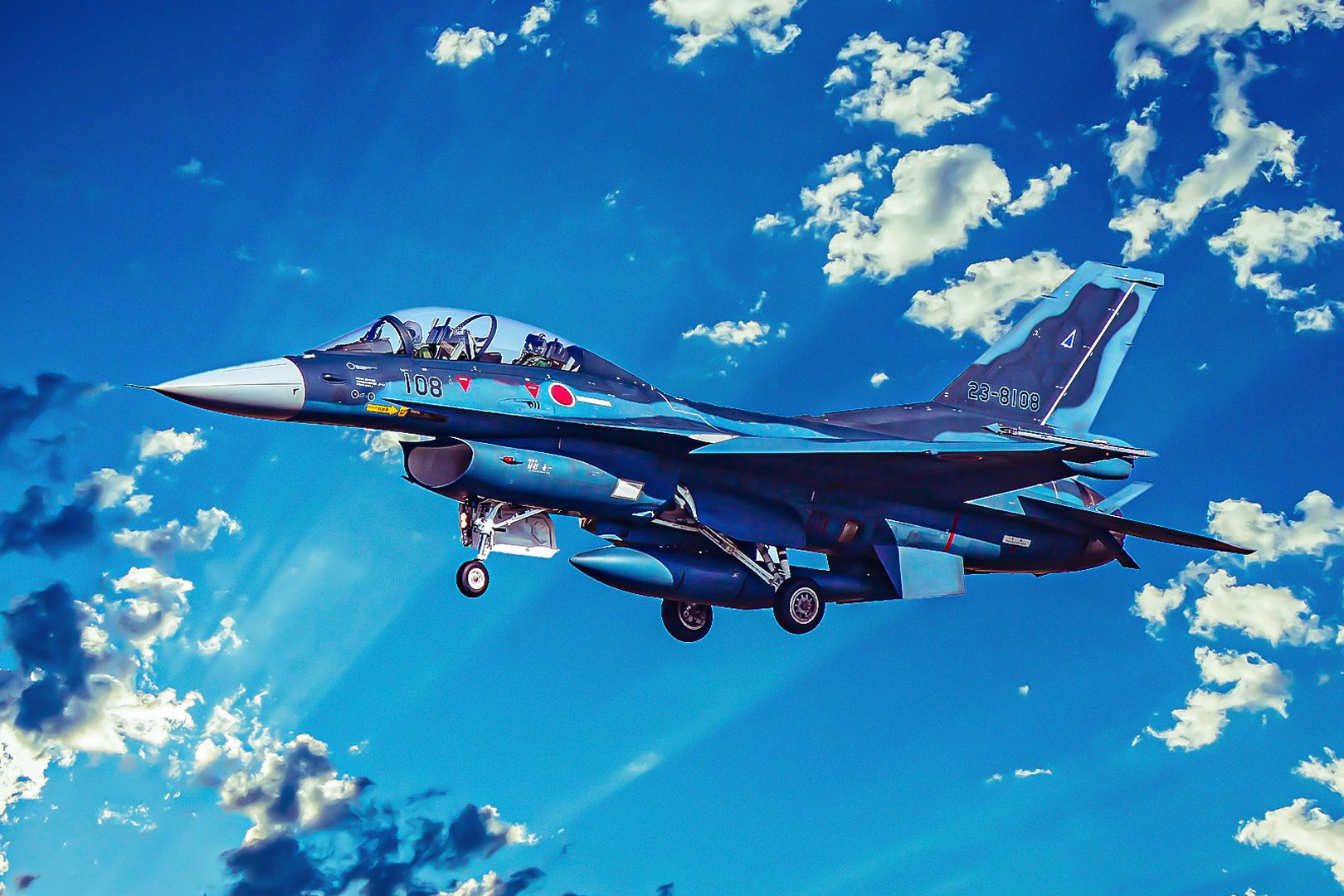 5 Ways The JASDF F-2 & F-15 Fighters Are Unique