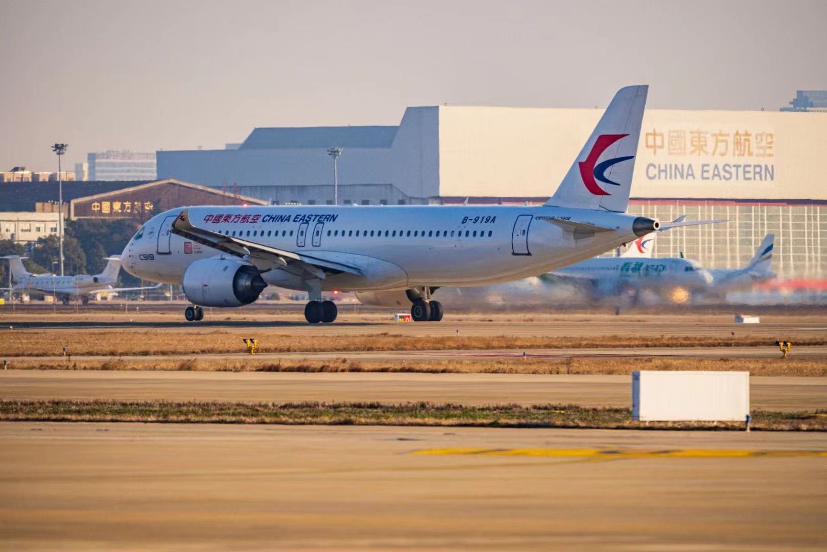 COMAC Will Deliver 2 New 1st-Ever C919s To Air China & China Southern ...