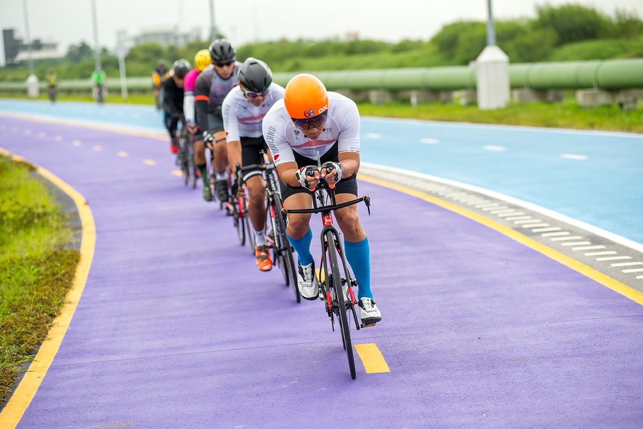 Sky Lane Did You Know Bangkok Suvarnabhumi Airport Has A Bike Track Around Its Perimeter