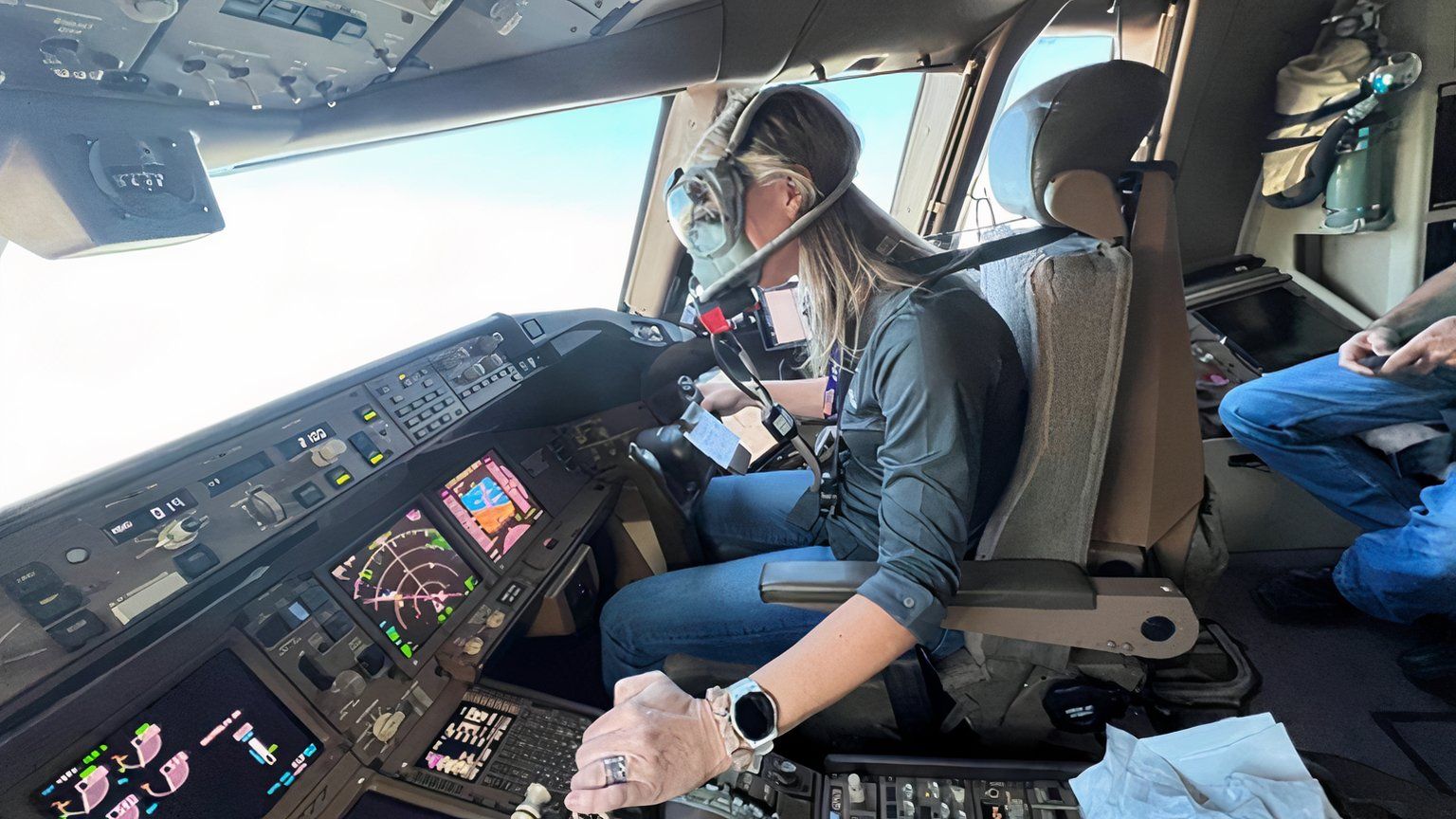 This Cool Technology Uses Augmented Reality To Help Pilots See Through ...