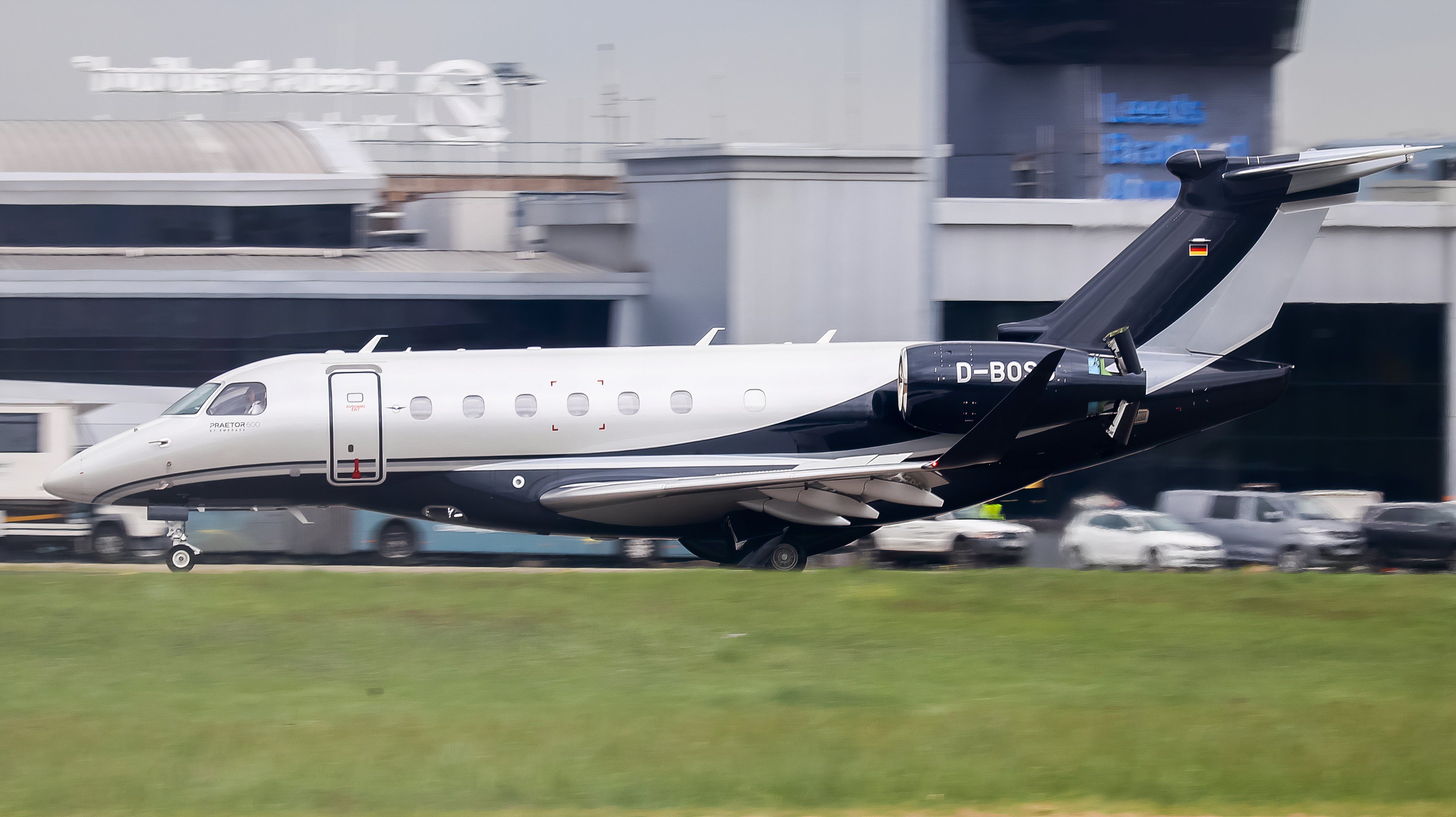 How To Book A Flight With FlexJet?