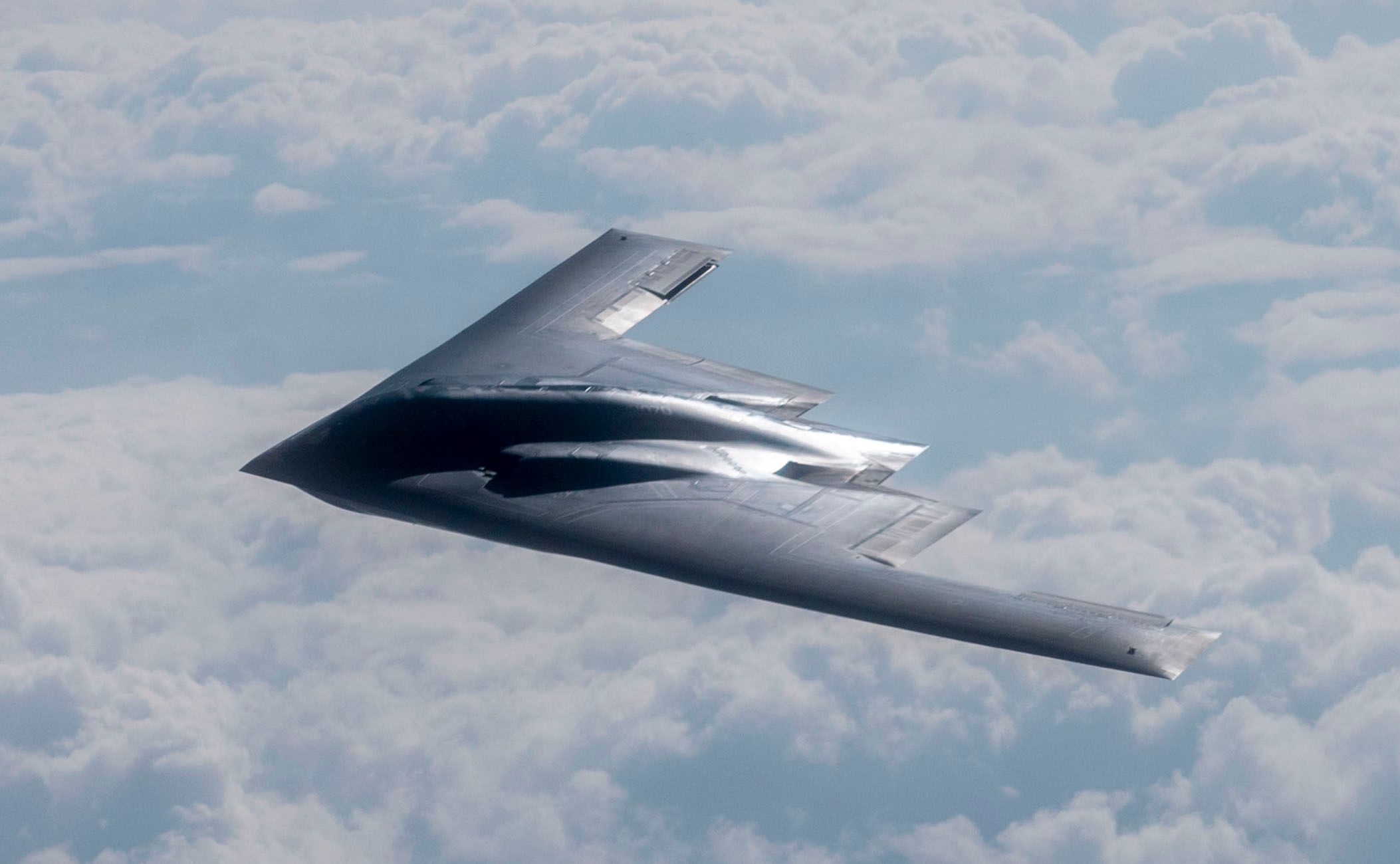 QUICKSINK: How & Why A USAF B-2 Spirit Bomber Took Out USS Tarawa In The Gulf Of Mexico