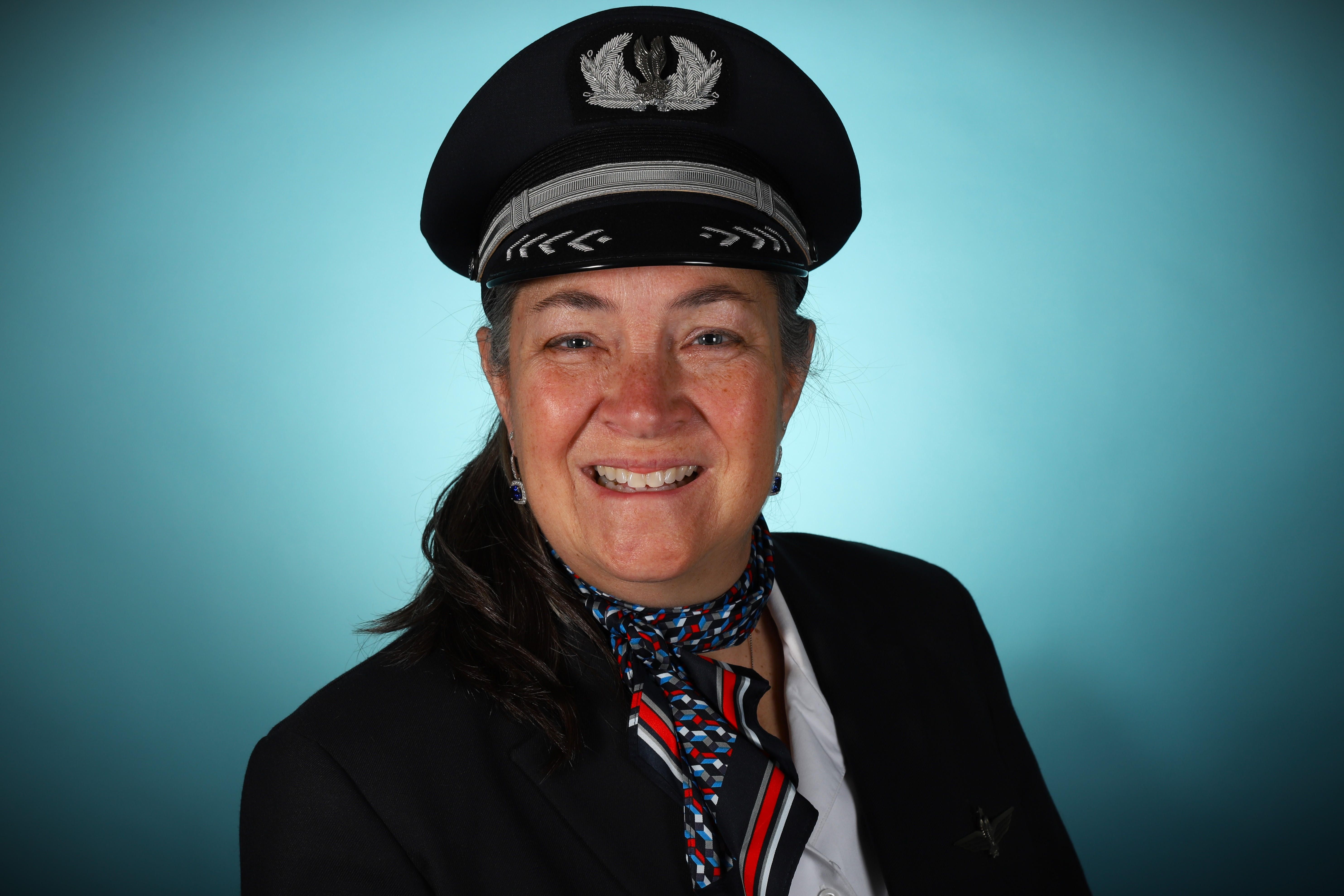 Janet Patton: The Story Of Spirit Airlines' First Female Pilot & Captain