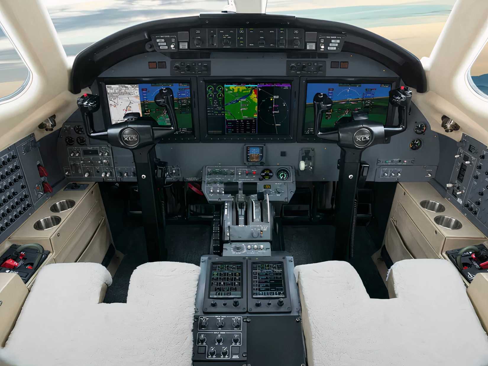 Why Does Boeing Use Yokes & Airbus Aircraft Have Side Sticks?