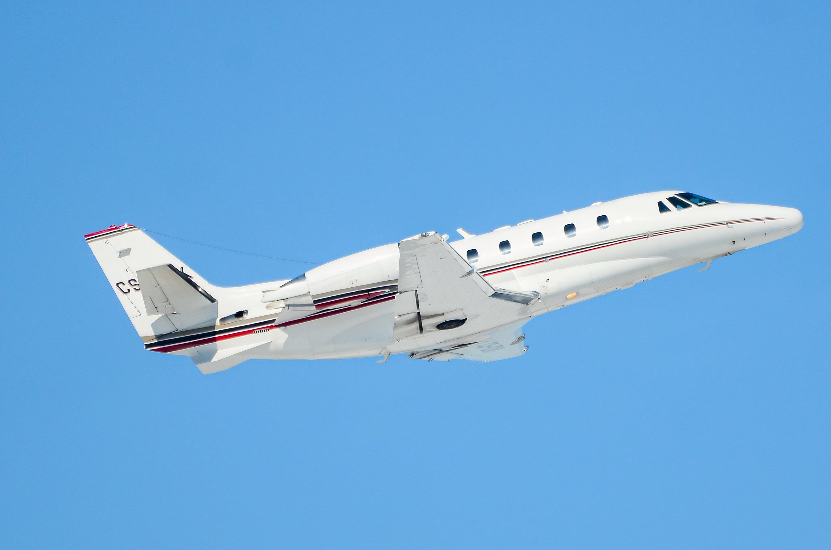 NetJets Cessna Citation XLS Runs Into Terminal At Teterboro Airport