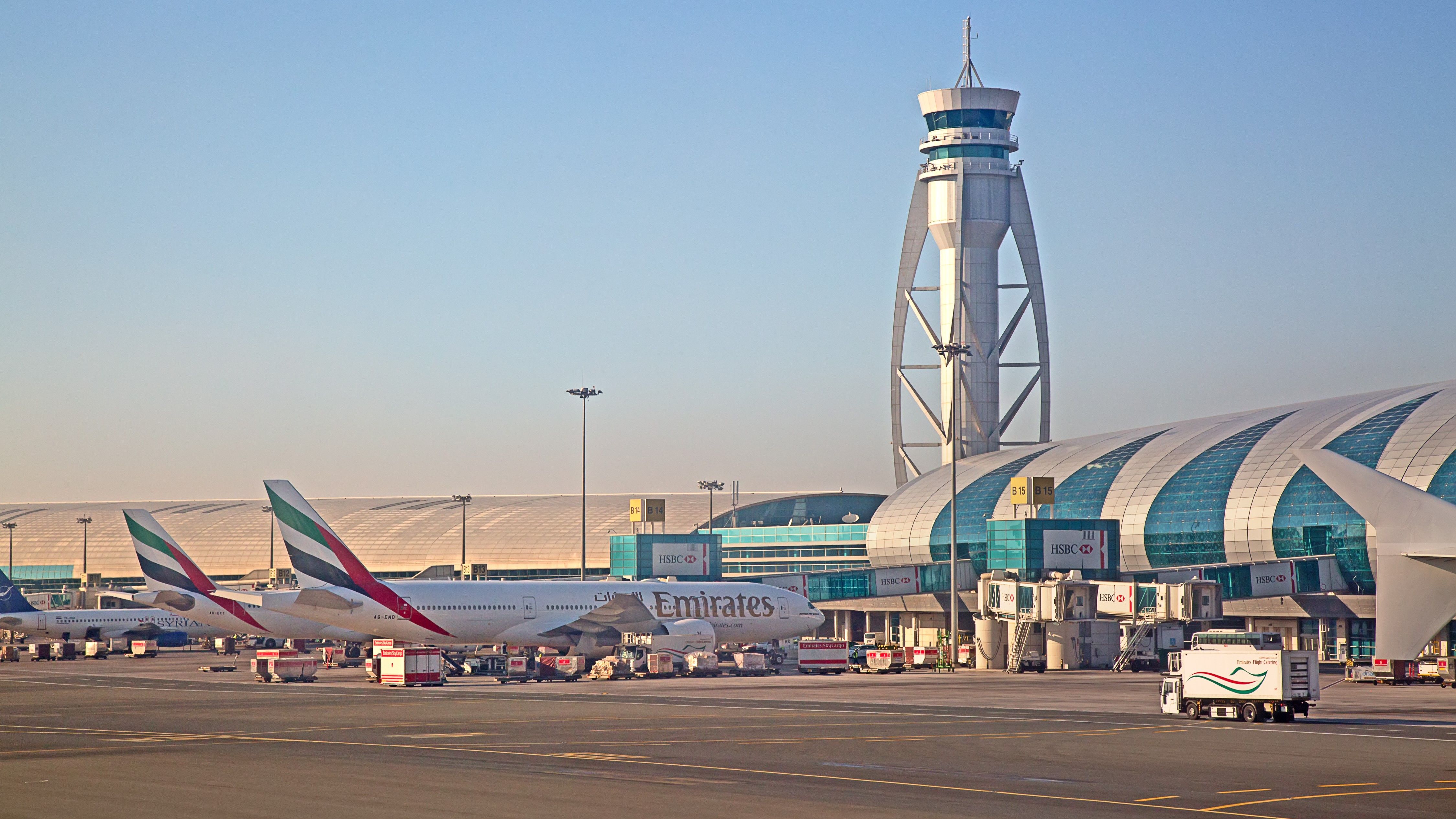 Big Or Small: Do You Prefer Flying To & From Major Hubs Or Regional ...