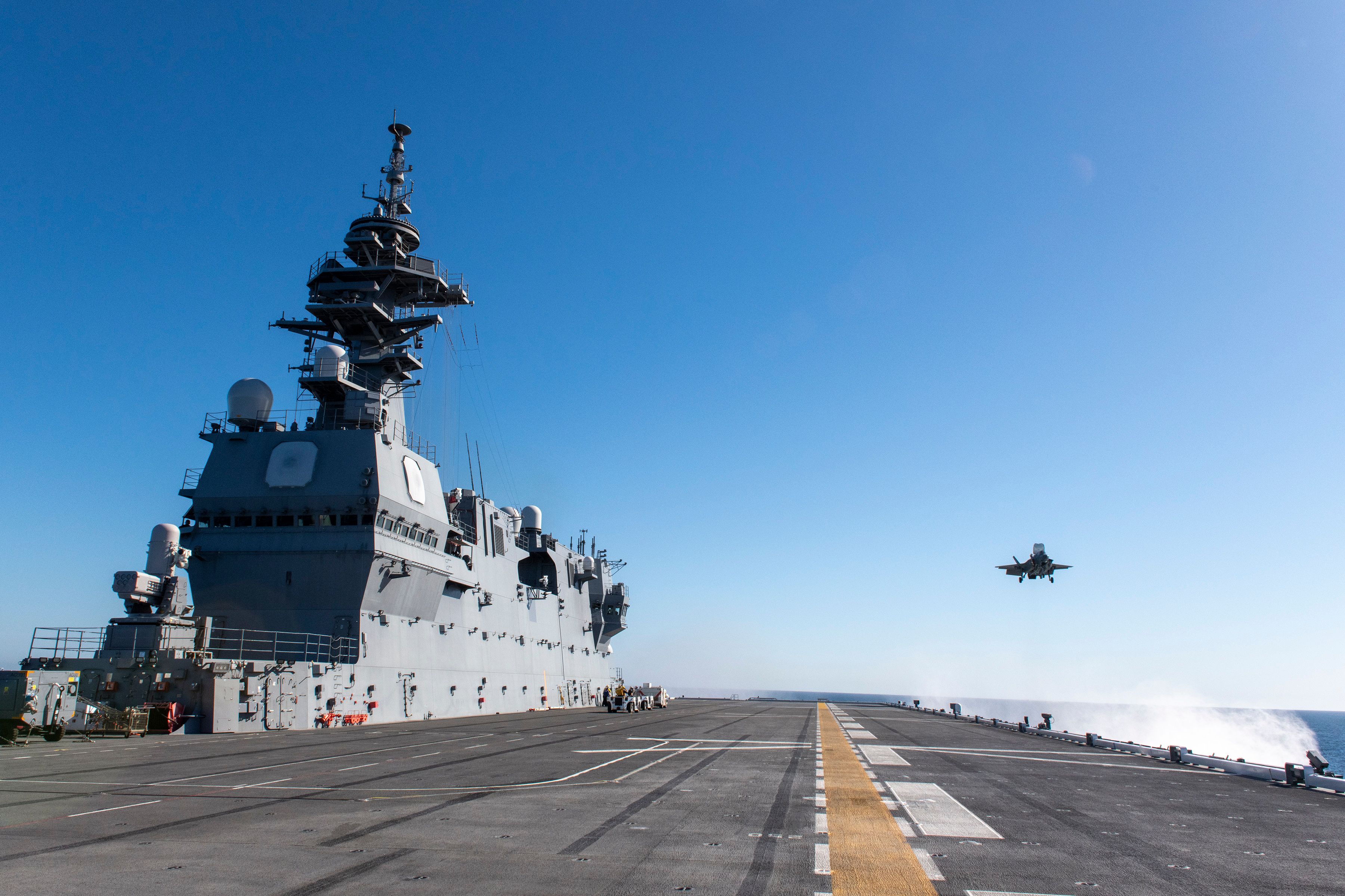 US Marines F-35B Makes 1st Landing On Japan's Izumo-Class Destroyer JS Kaga