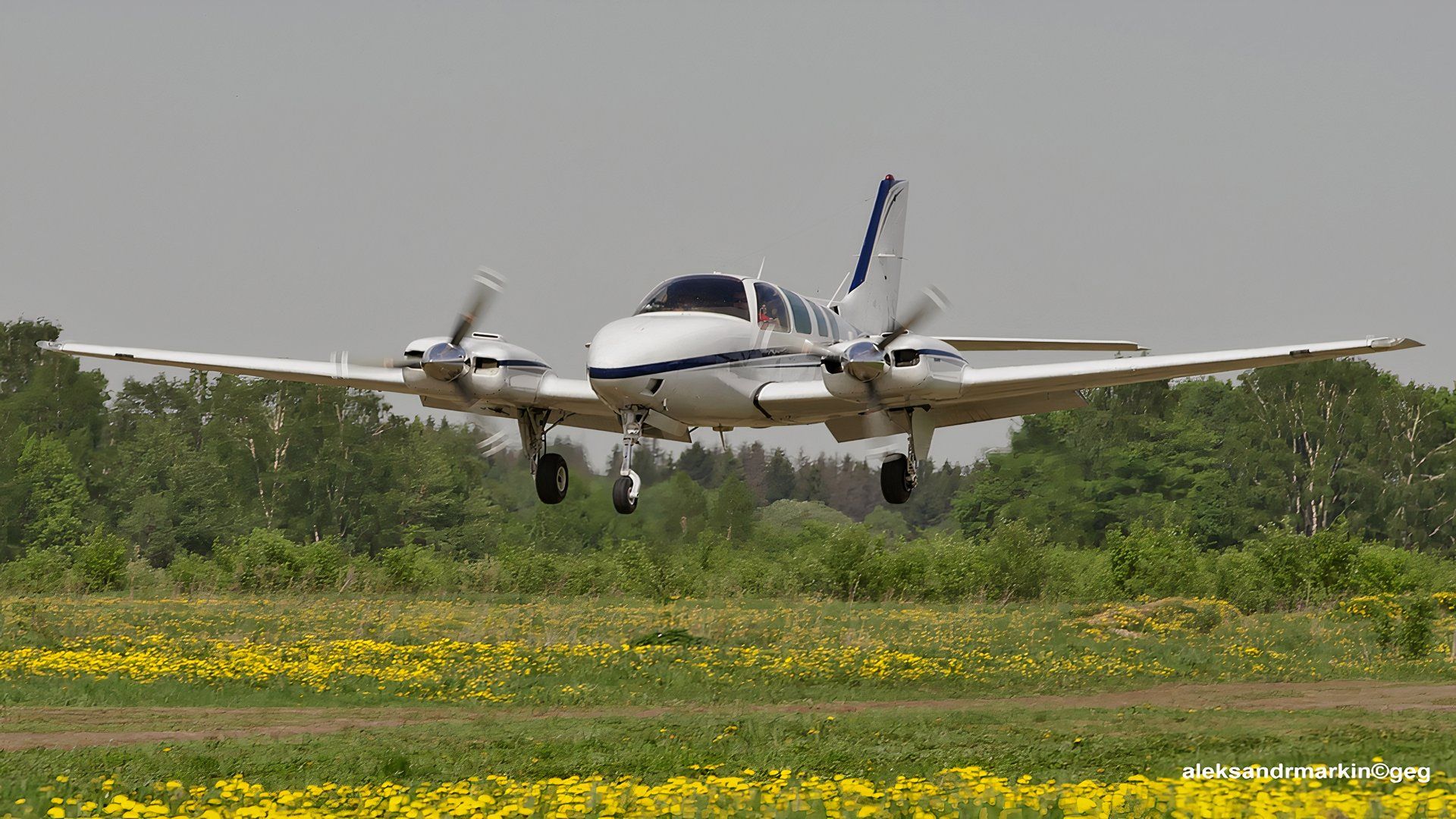 The Baron: Beechcraft's Twin Engine Piston Plane