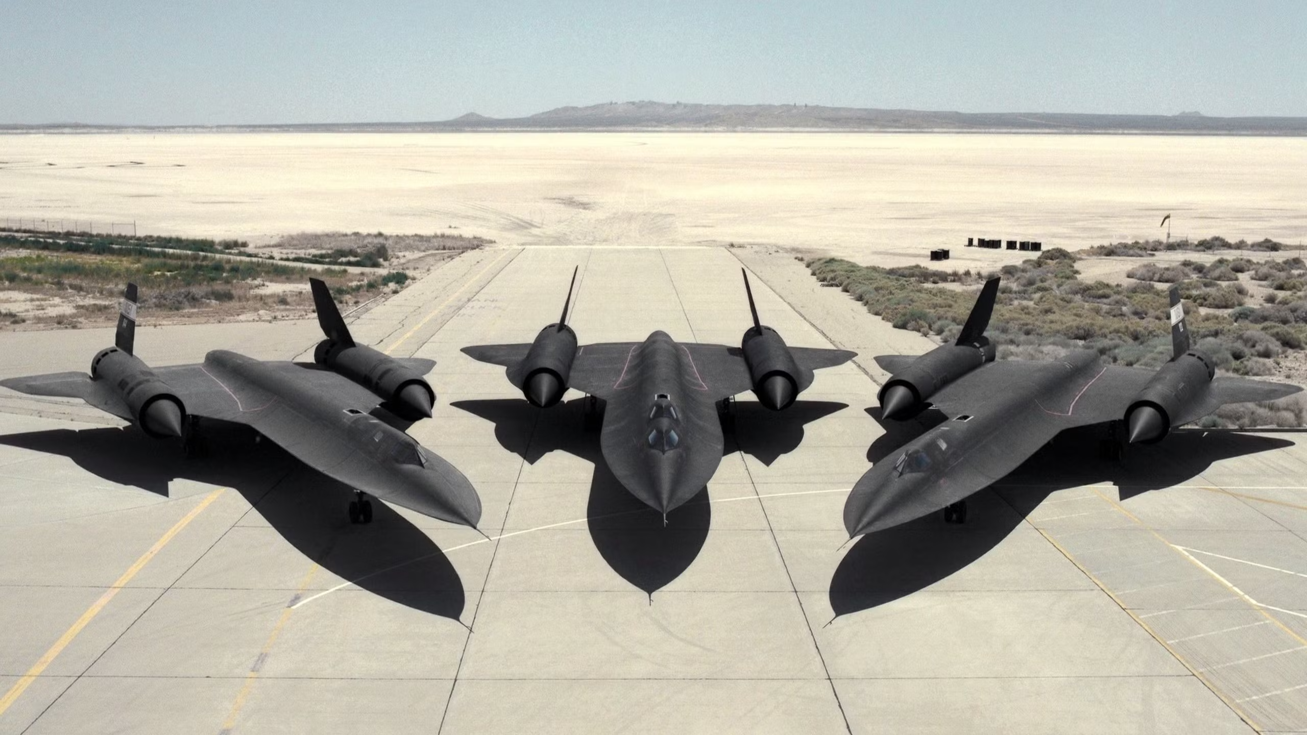 What's The Difference Between Tactical & Strategic Reconnaissance Aircraft?