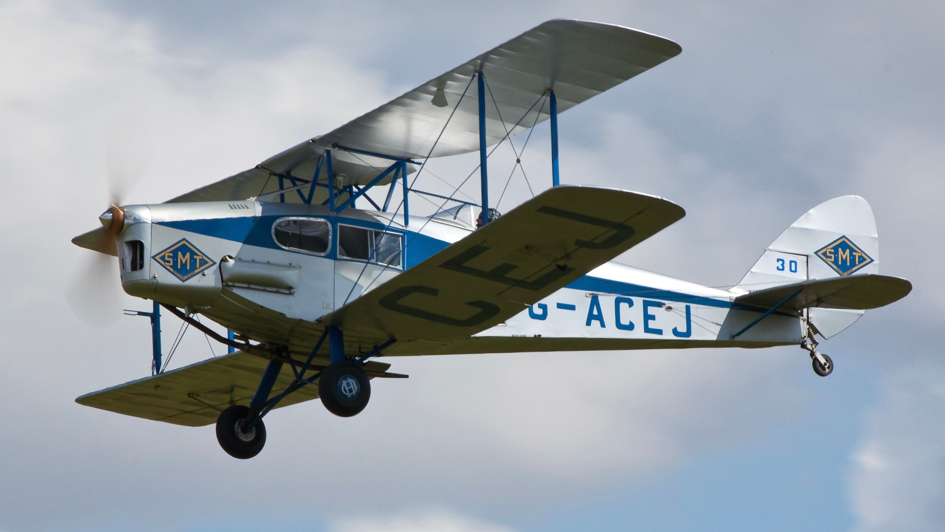 A Closer Look At The De Havilland Fox Moth