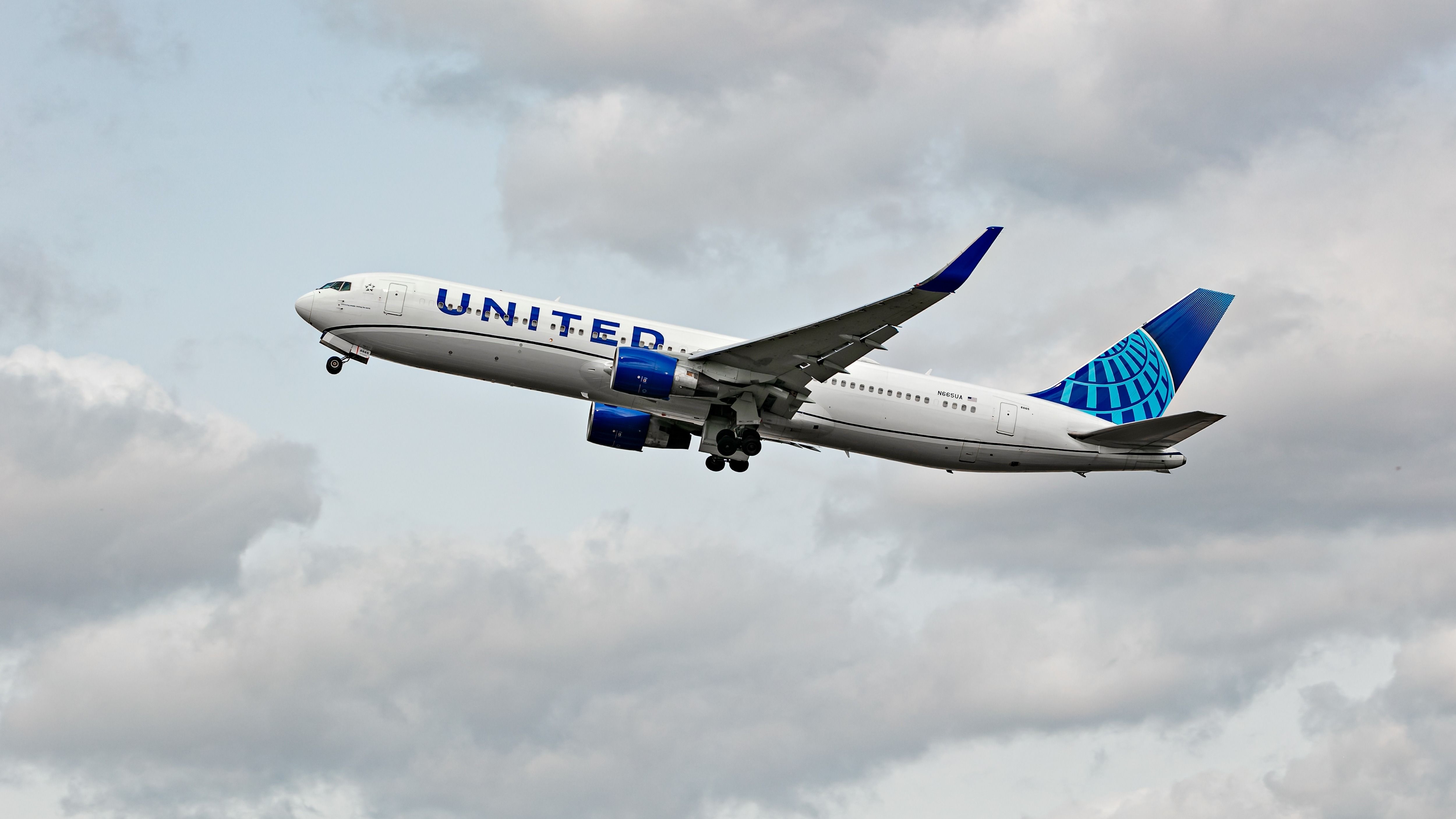 United Airlines Reduces Daily London Flights From Los Angeles ...
