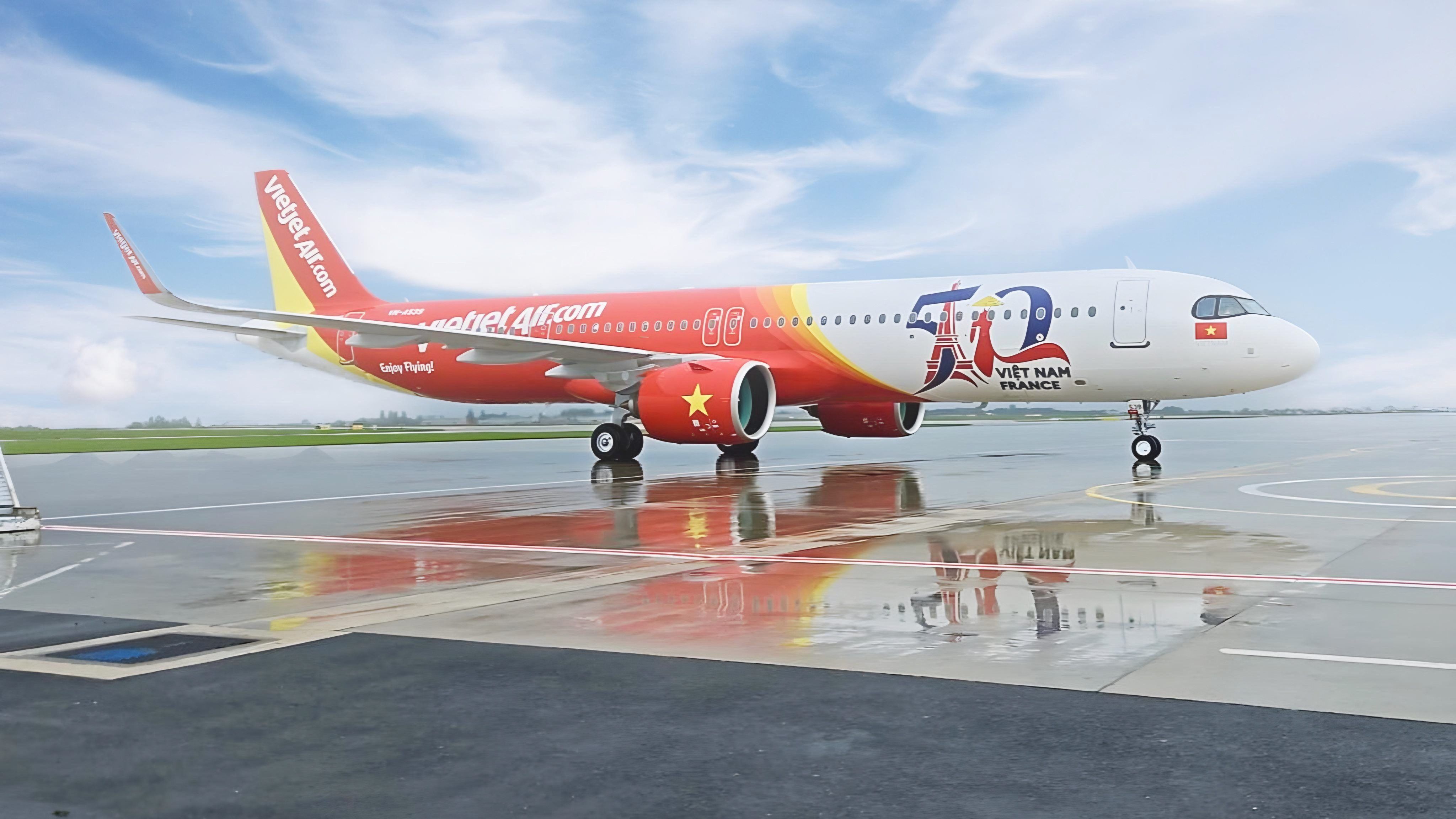 Vietjet Air Unveils Livery Marking 50 Years Of Vietnam & France Diplomatic Relations