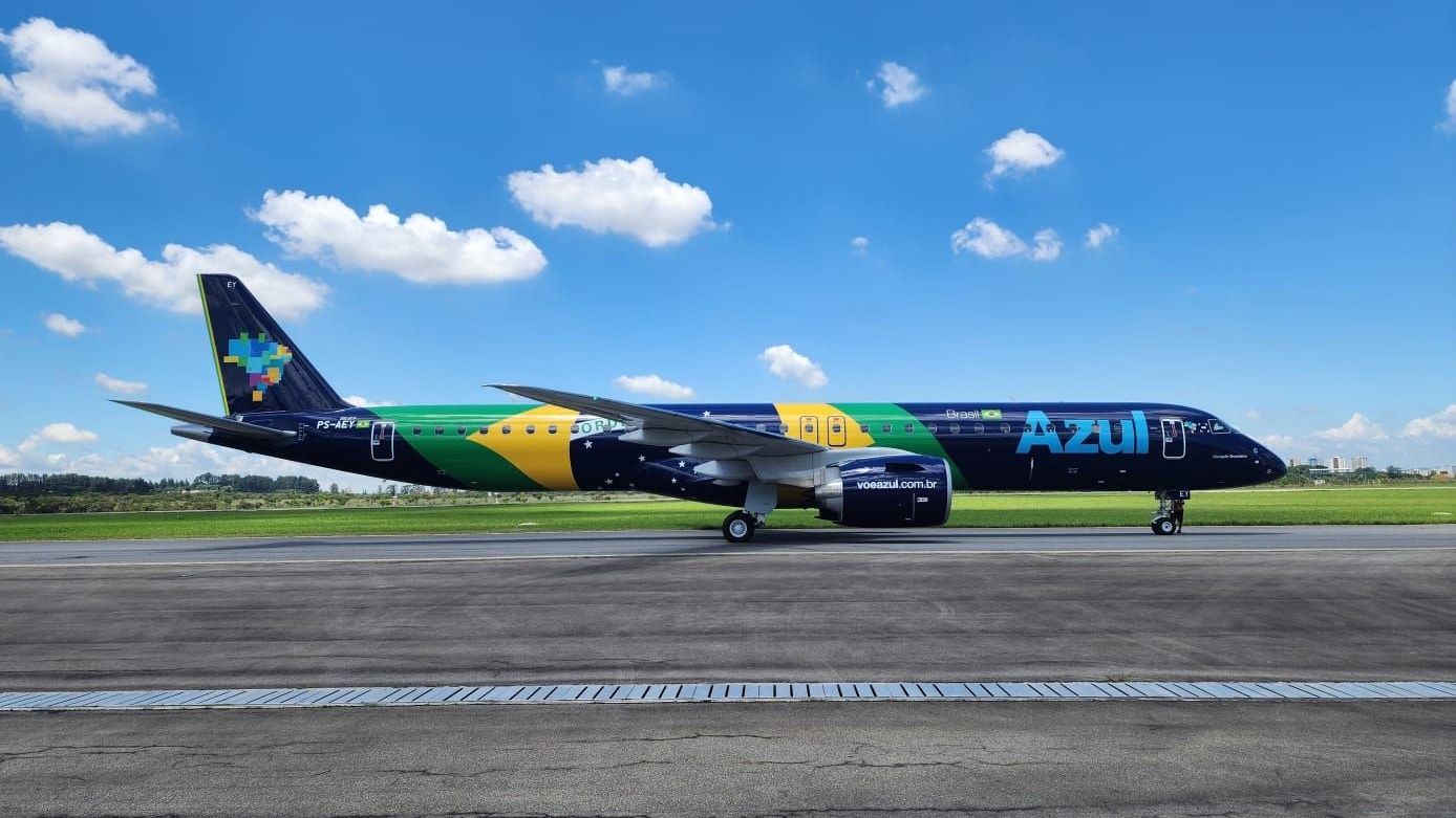 Azul Takes Delivery Of New Embraer 195 E2 In Bold Brazilian Flag Design