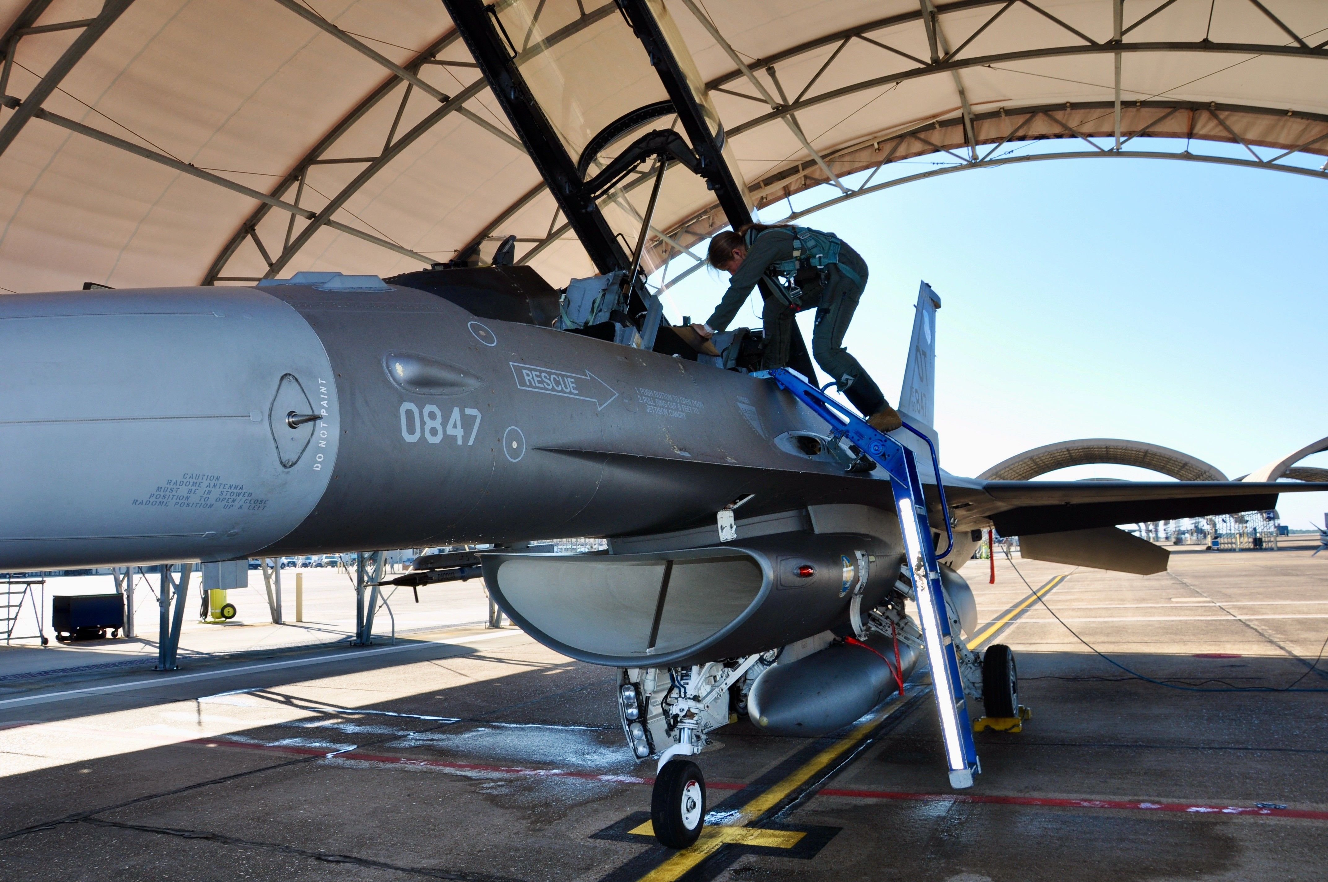 What Is The Maximum Fighter Jet G Force A Pilot Can Survive?